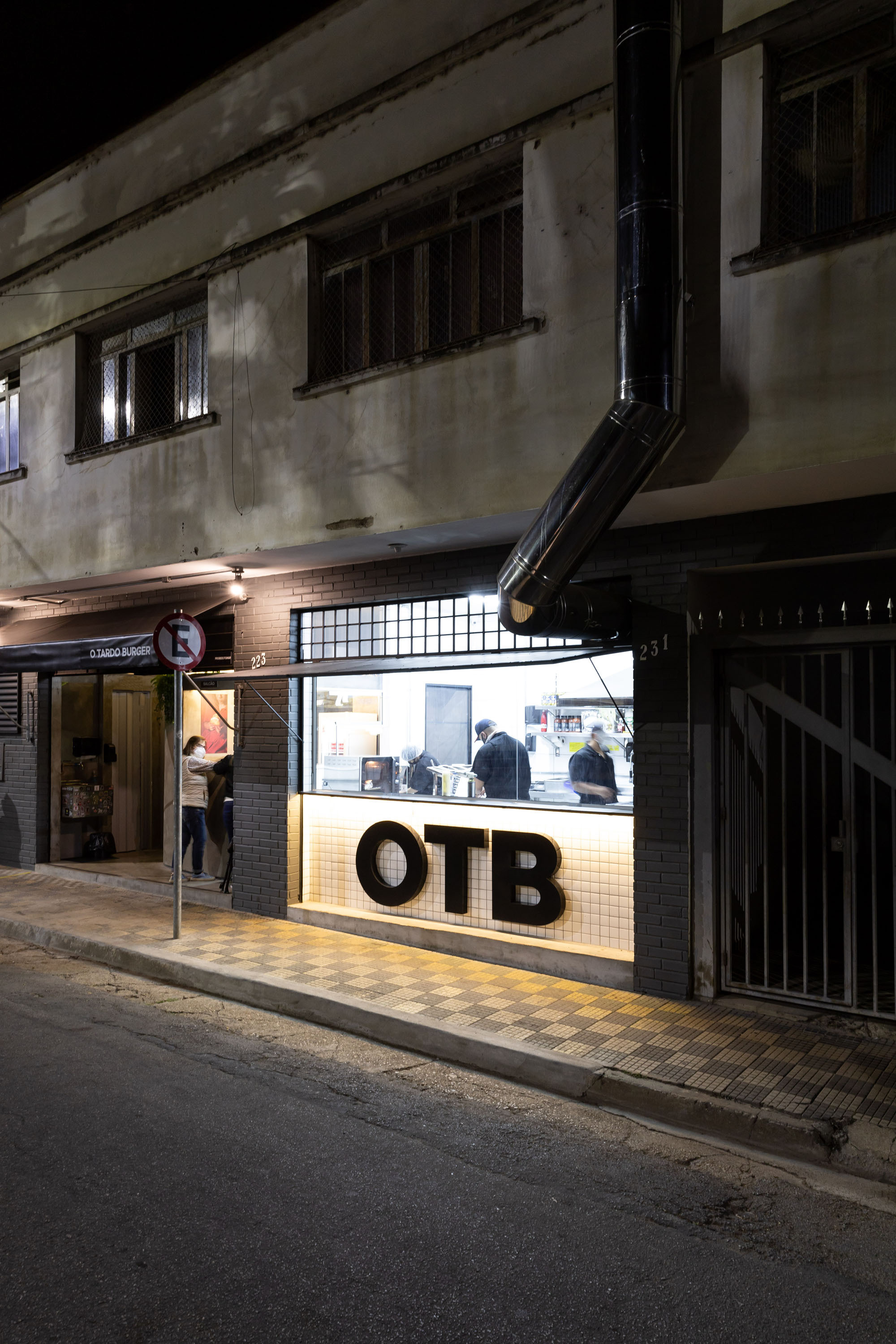 Gallery of OTB Burger Shop / Miguel Croce - 2
