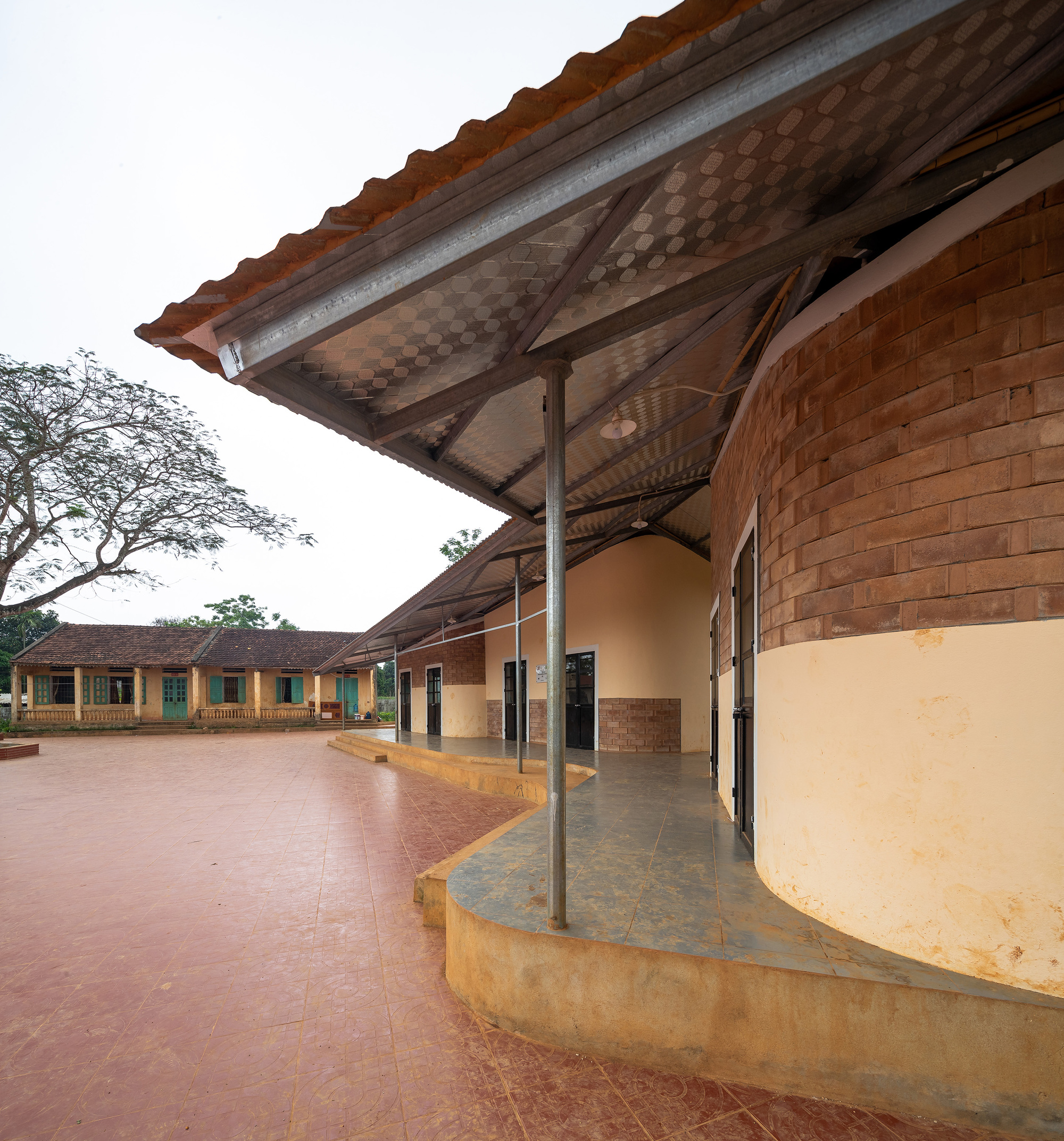 Gallery of Thanh Tan Primary School / 1+1>2 Architects - 10