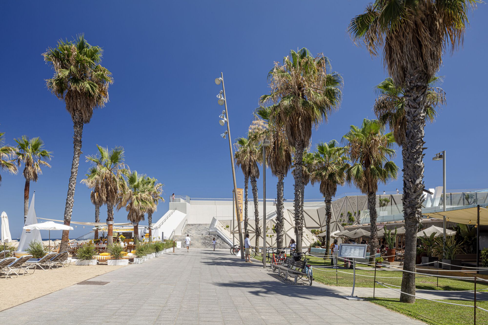 Galeria de Escadaria e Mirante Vela / External Reference Architects - 12