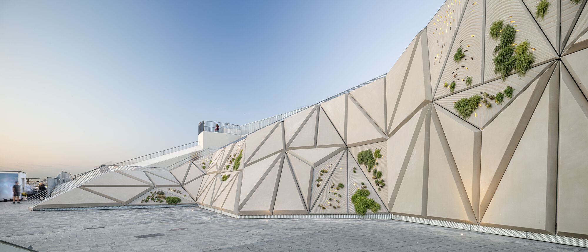 Galeria de Escadaria e Mirante Vela / External Reference Architects - 15