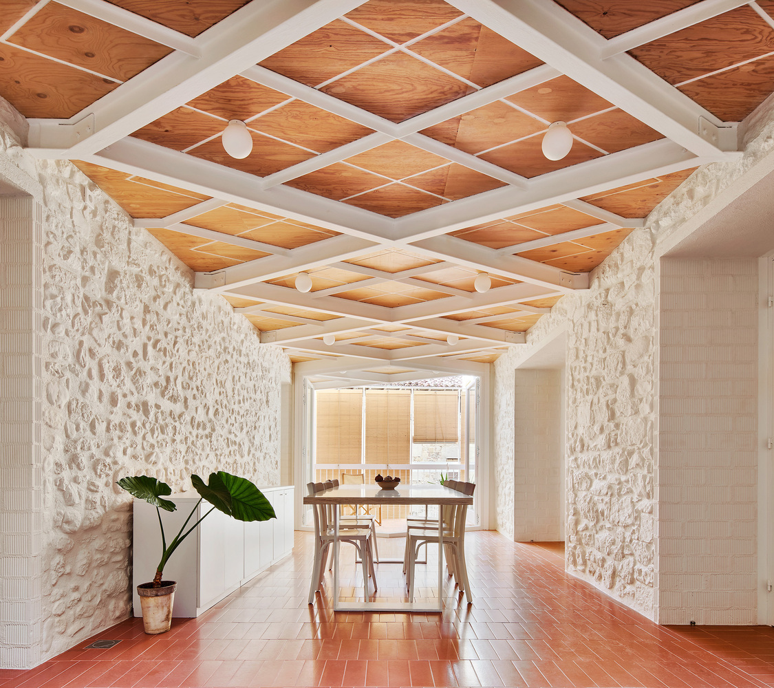 Gallery of 10 Outstanding Contemporary Spanish Offices - 4