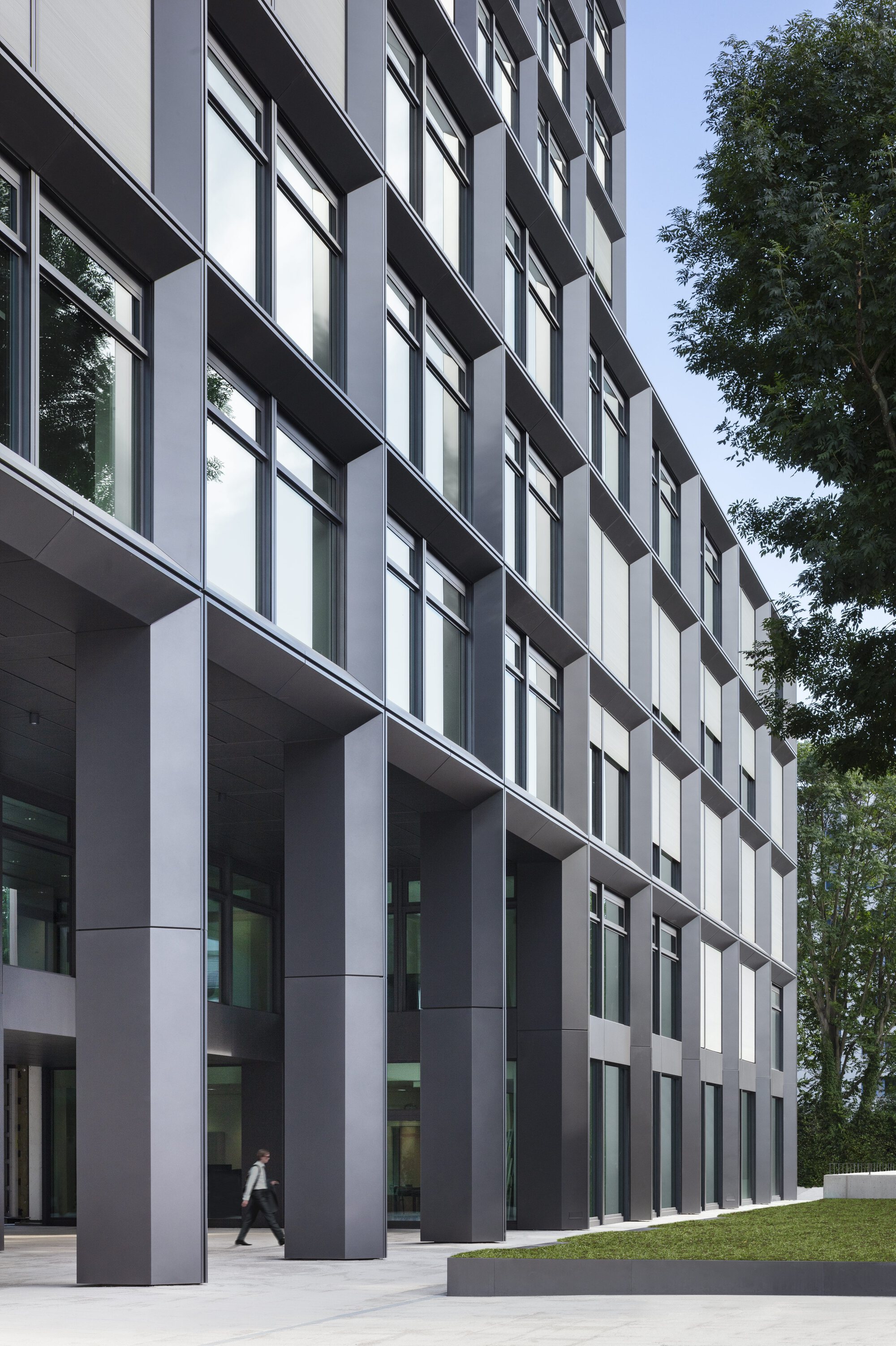 Gallery of SachsenEnergie Headquarters / gmp Architects - 8