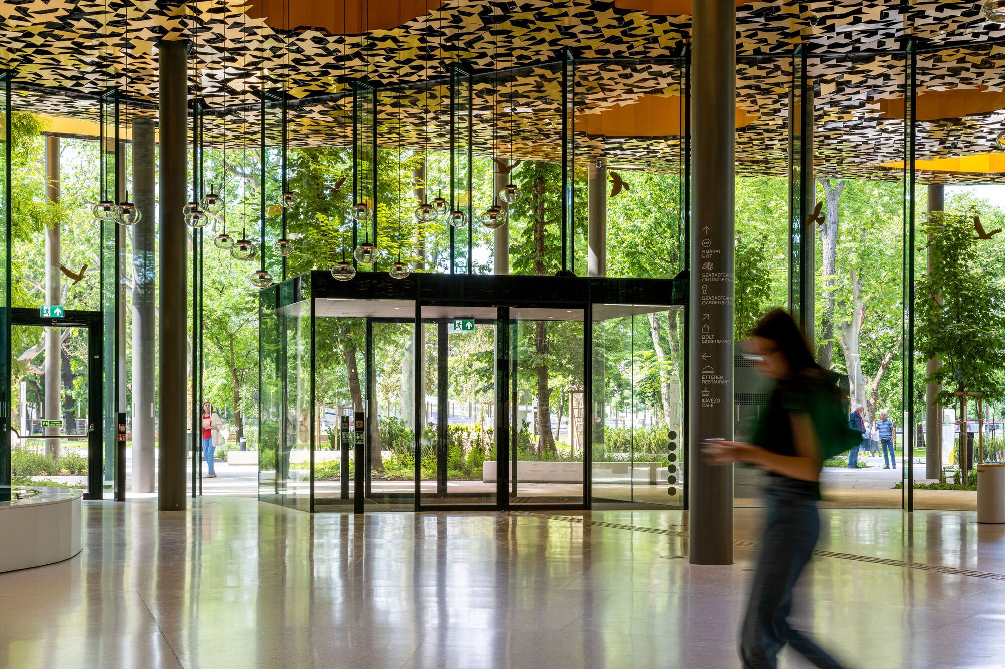 画廊 与藤本壮介一起走进金色叶子‘殿堂｜archdaily 出走记 11