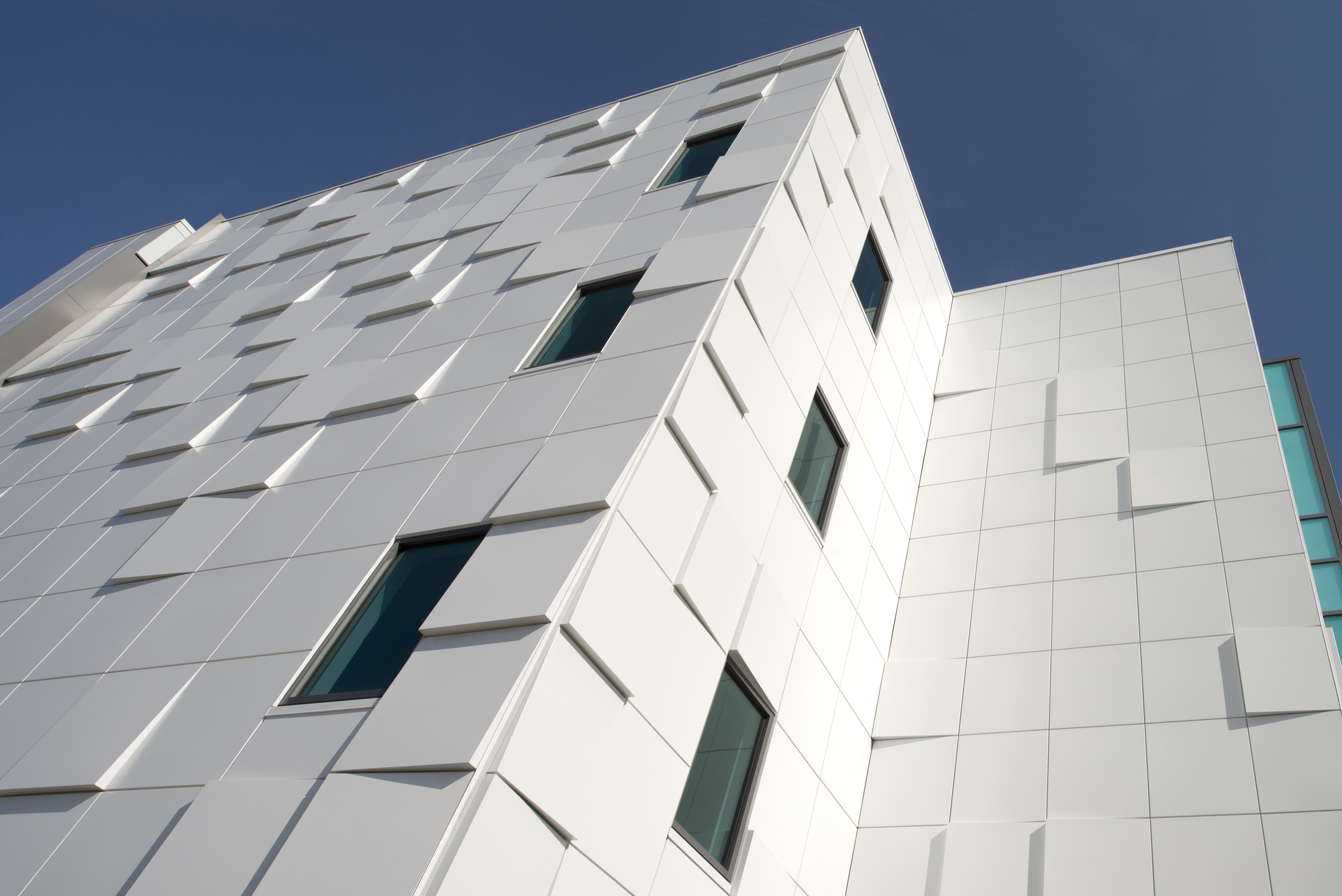 Gallery of Angled Metal Panels for Modular, Creative and Sustainable ...