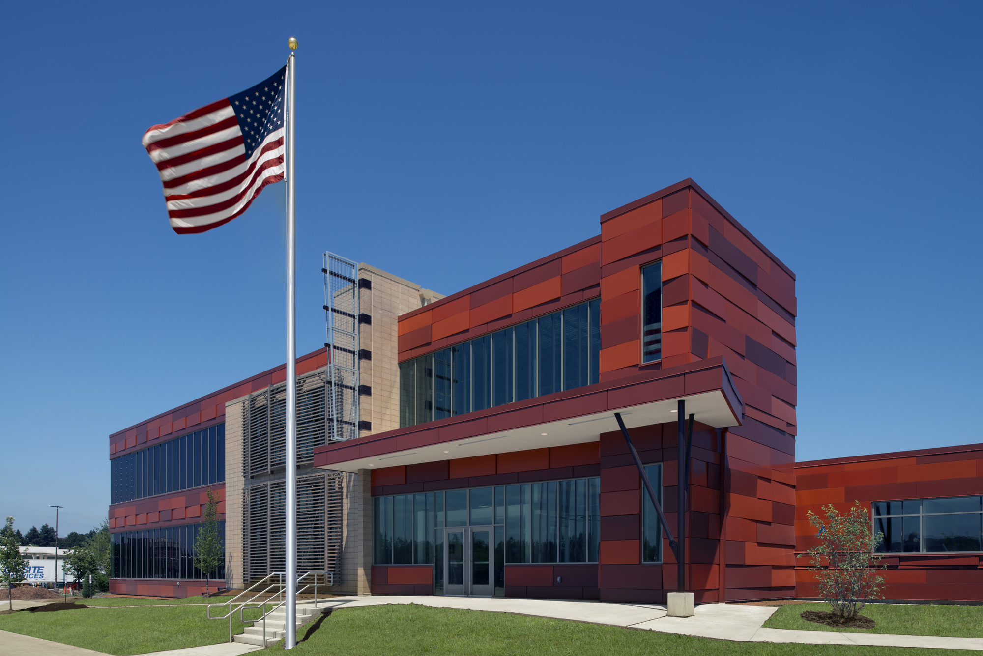 Gallery of Angled Metal Panels for Modular, Creative and Sustainable ...