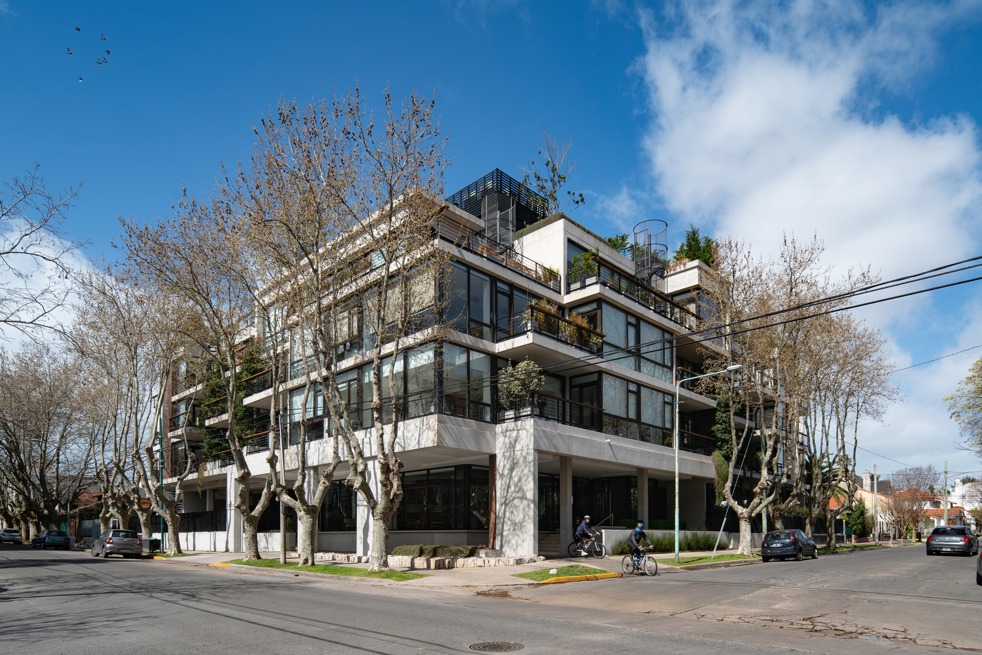 Galería de Mar del Plata y 5 décadas de transformación: una arquitectura en equipo por Mariani ...