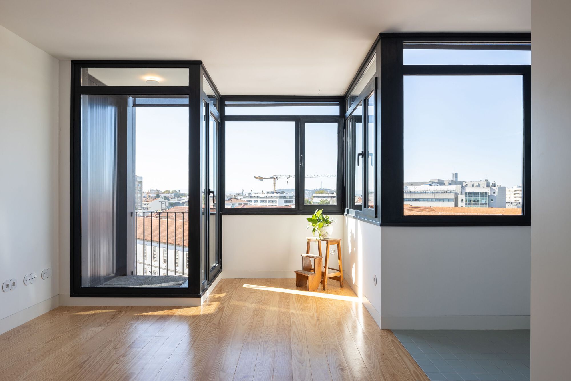 Galeria de Edifício NSFT / Pedro Mosca & Pedro Gonçalves Arquitectos - 2