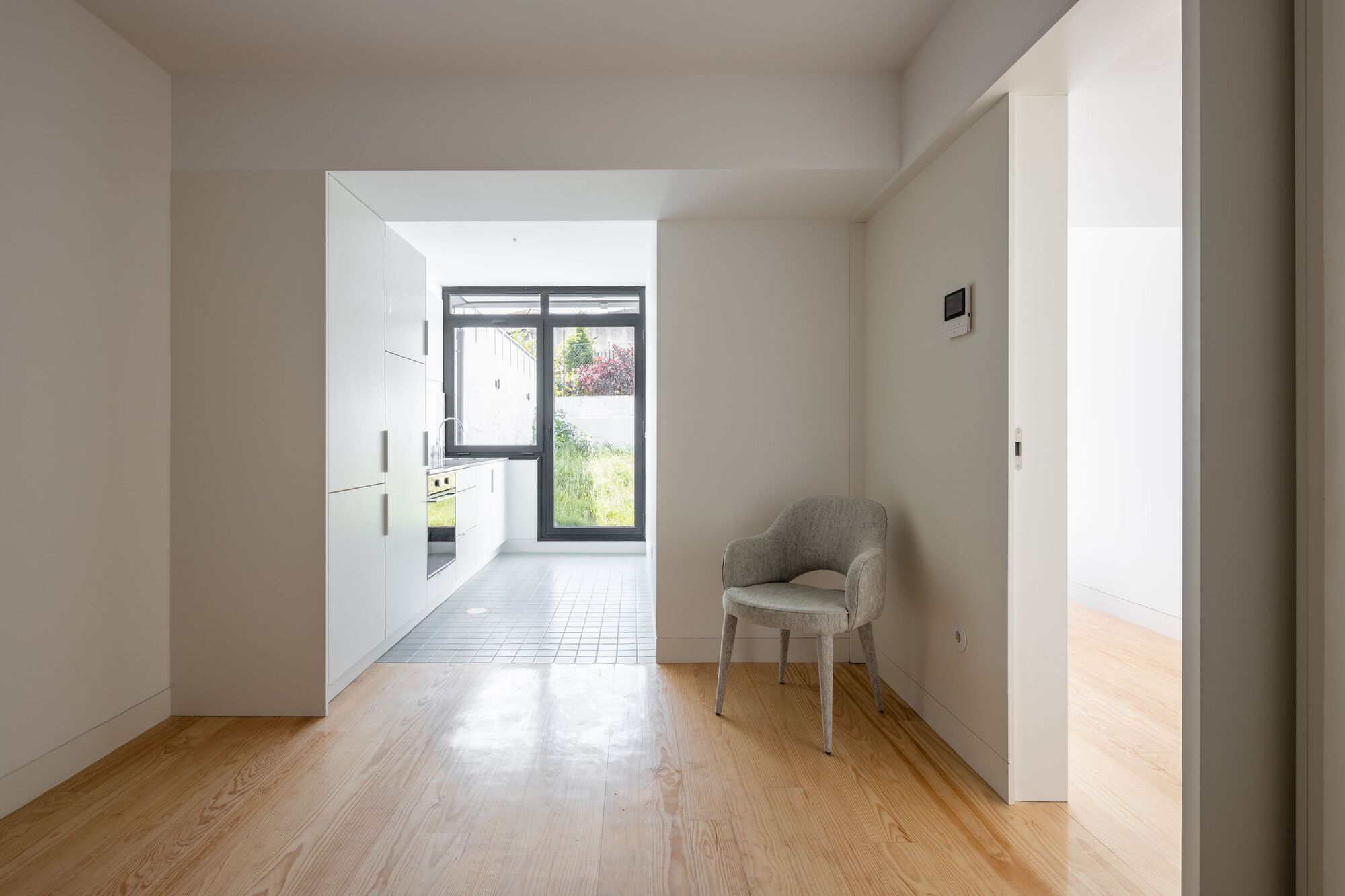 Galeria de Edifício NSFT / Pedro Mosca & Pedro Gonçalves Arquitectos - 3