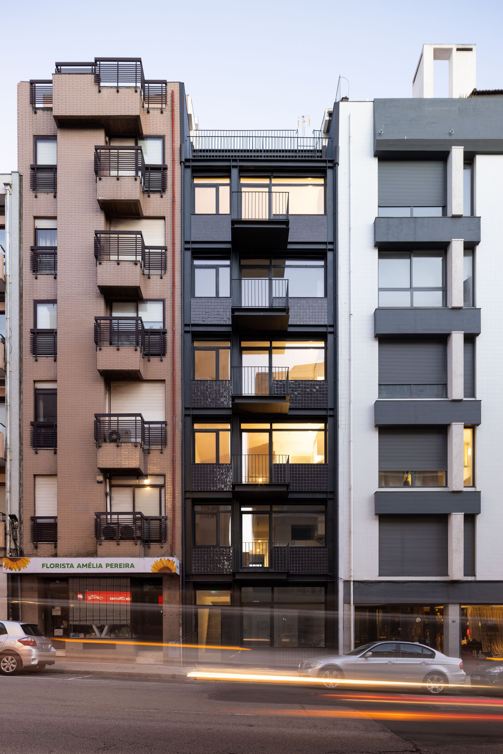 Edifício NSFT / Pedro Mosca & Pedro Gonçalves Arquitectos | ArchDaily ...