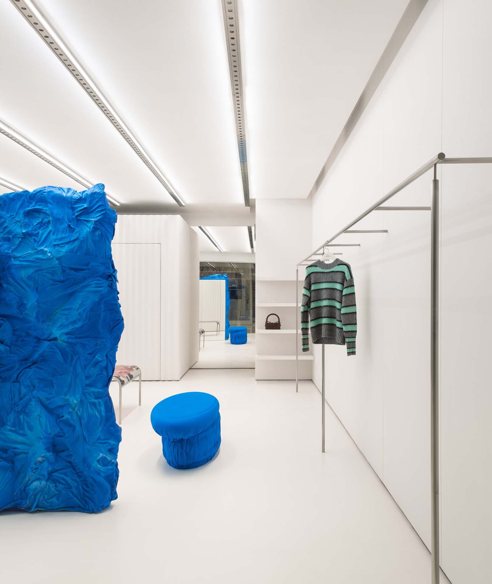 Gallery of Short Sentence Store / Woodo Studio - 6