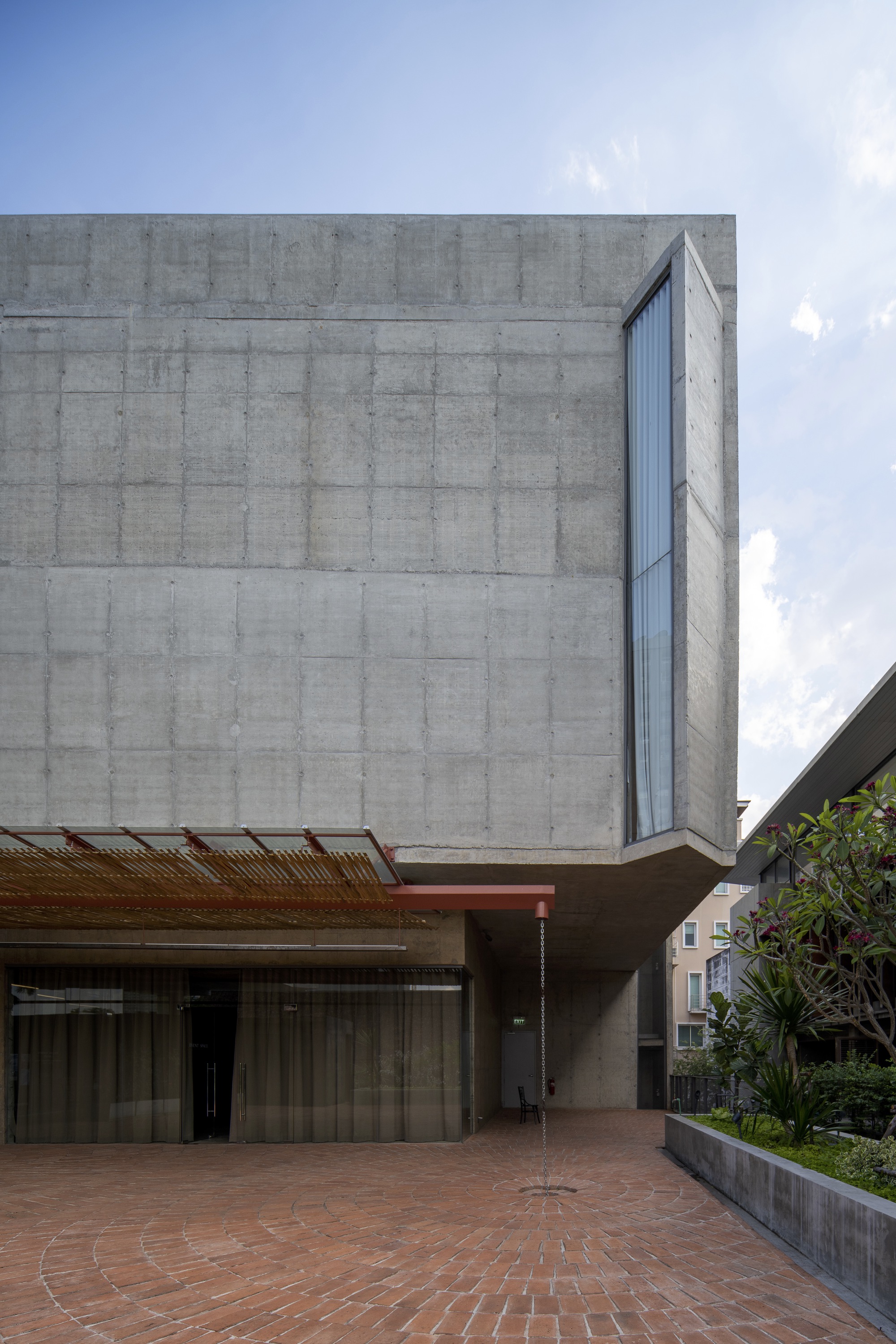 Gallery of Jim Thompson Art Center / design qua - 18