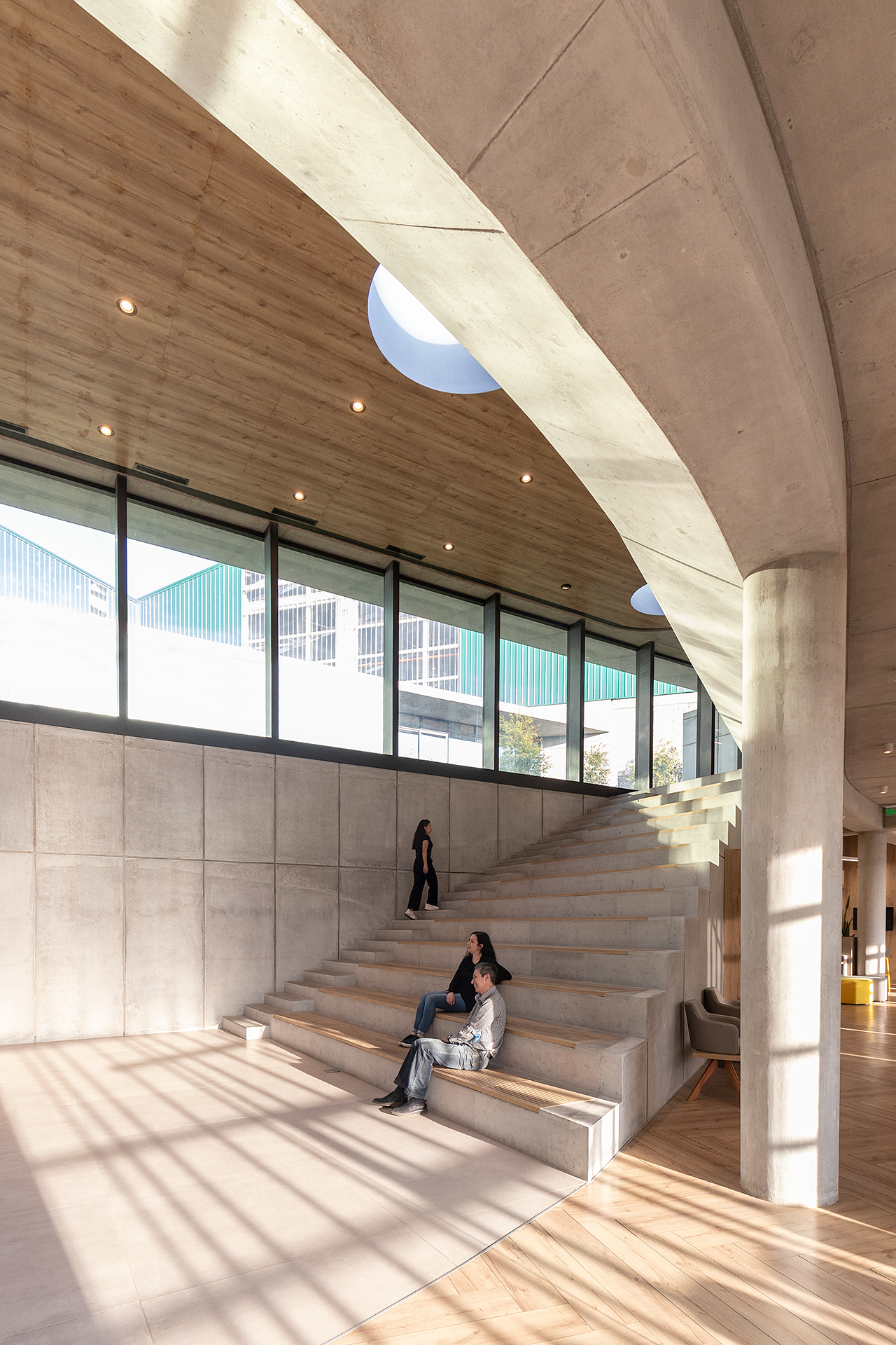 Gallery of Novopan Offices / Diez + Muller Arquitectos - 25