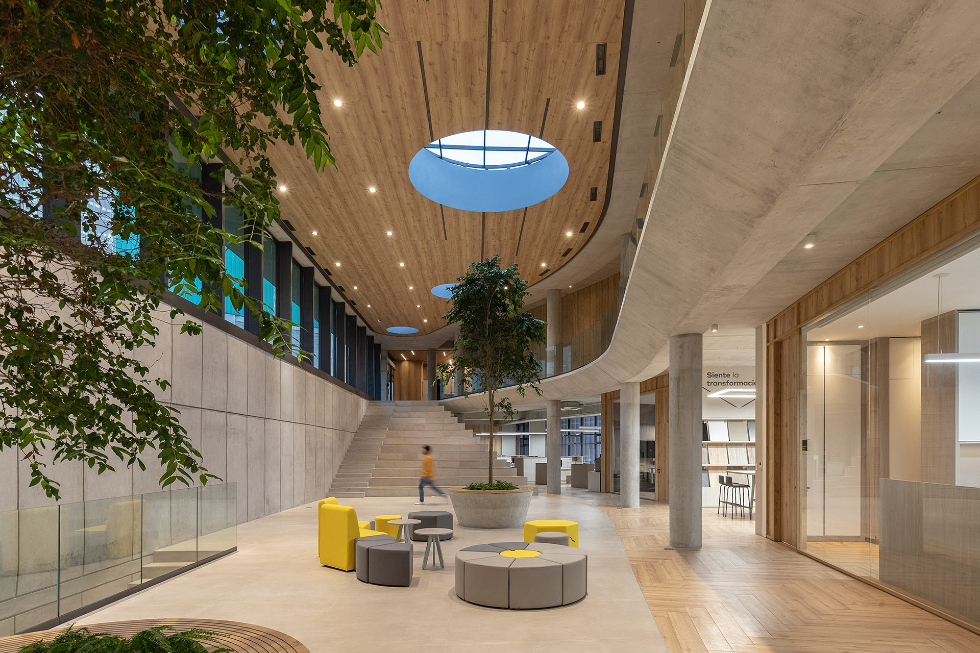 Gallery of Novopan Offices / Diez + Muller Arquitectos - 16