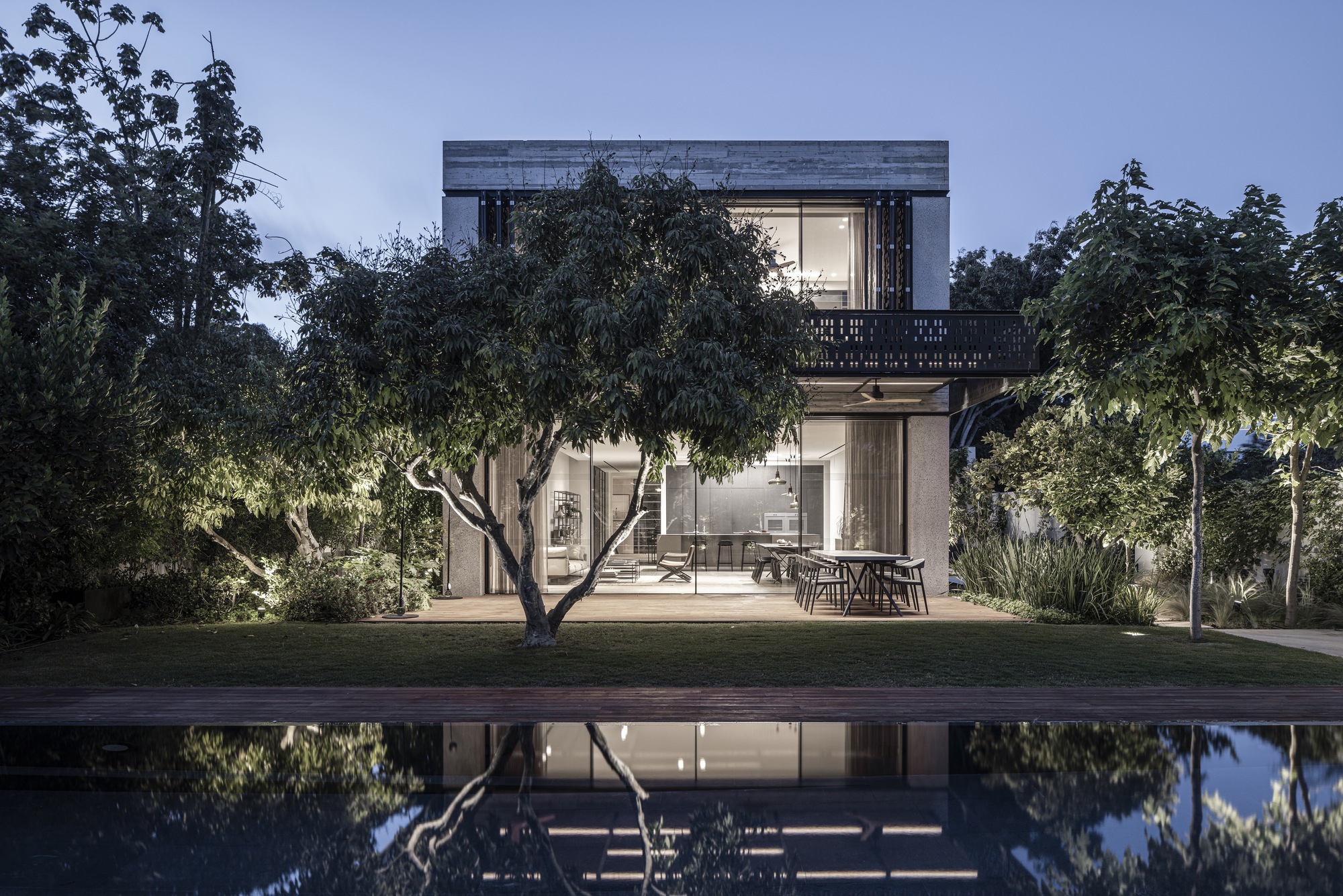 Gallery of Lines Alive Residence / Jacobs Yaniv Architects - 22