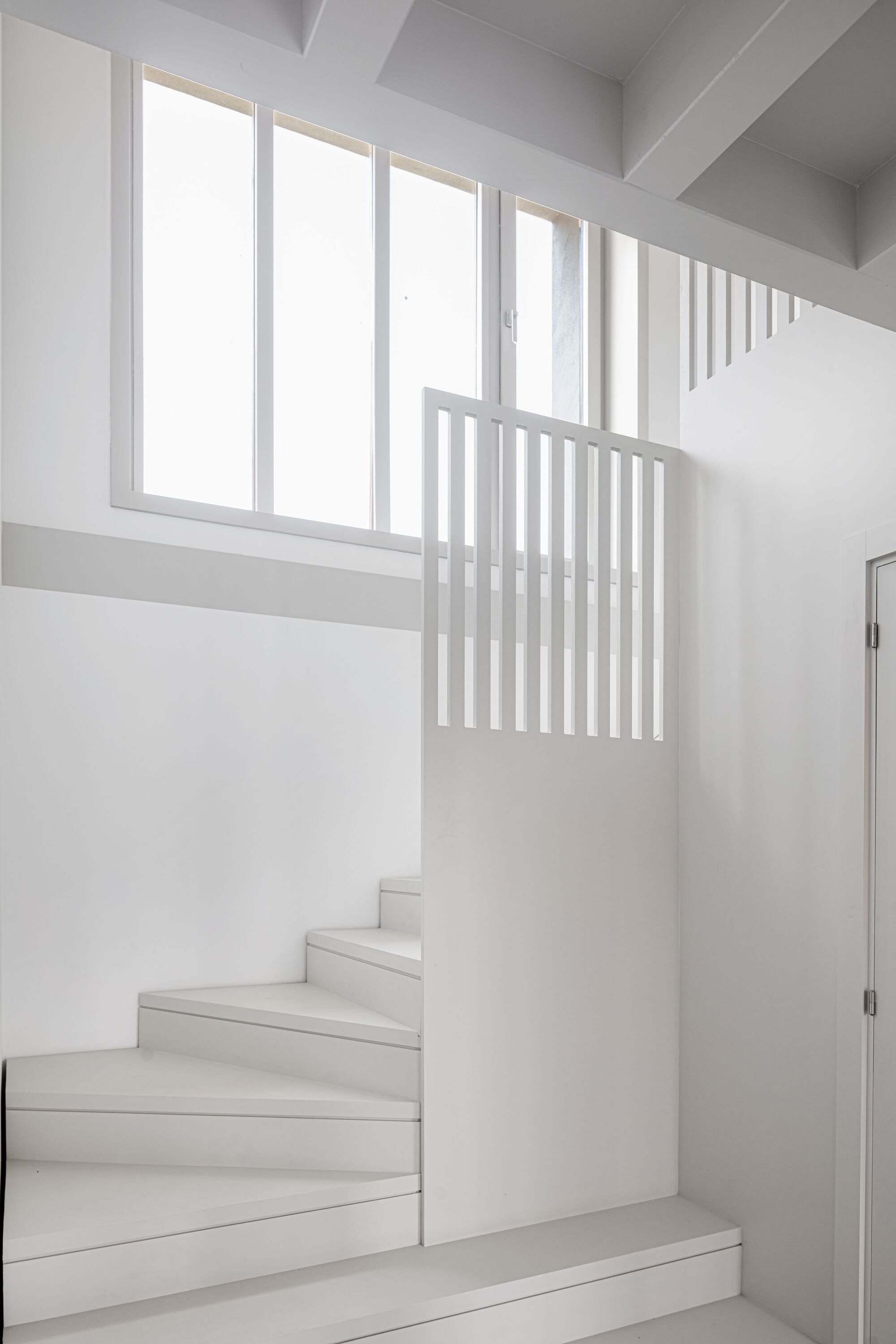 Gallery of Grey House / Jesús Vassallo - 16