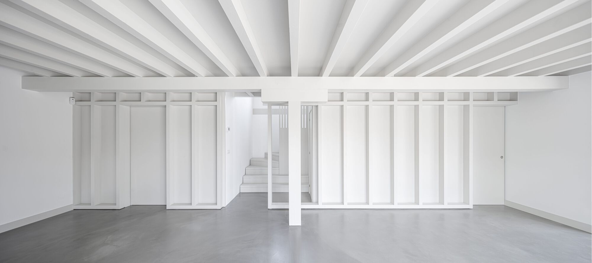 Gallery of Grey House / Jesús Vassallo - 4