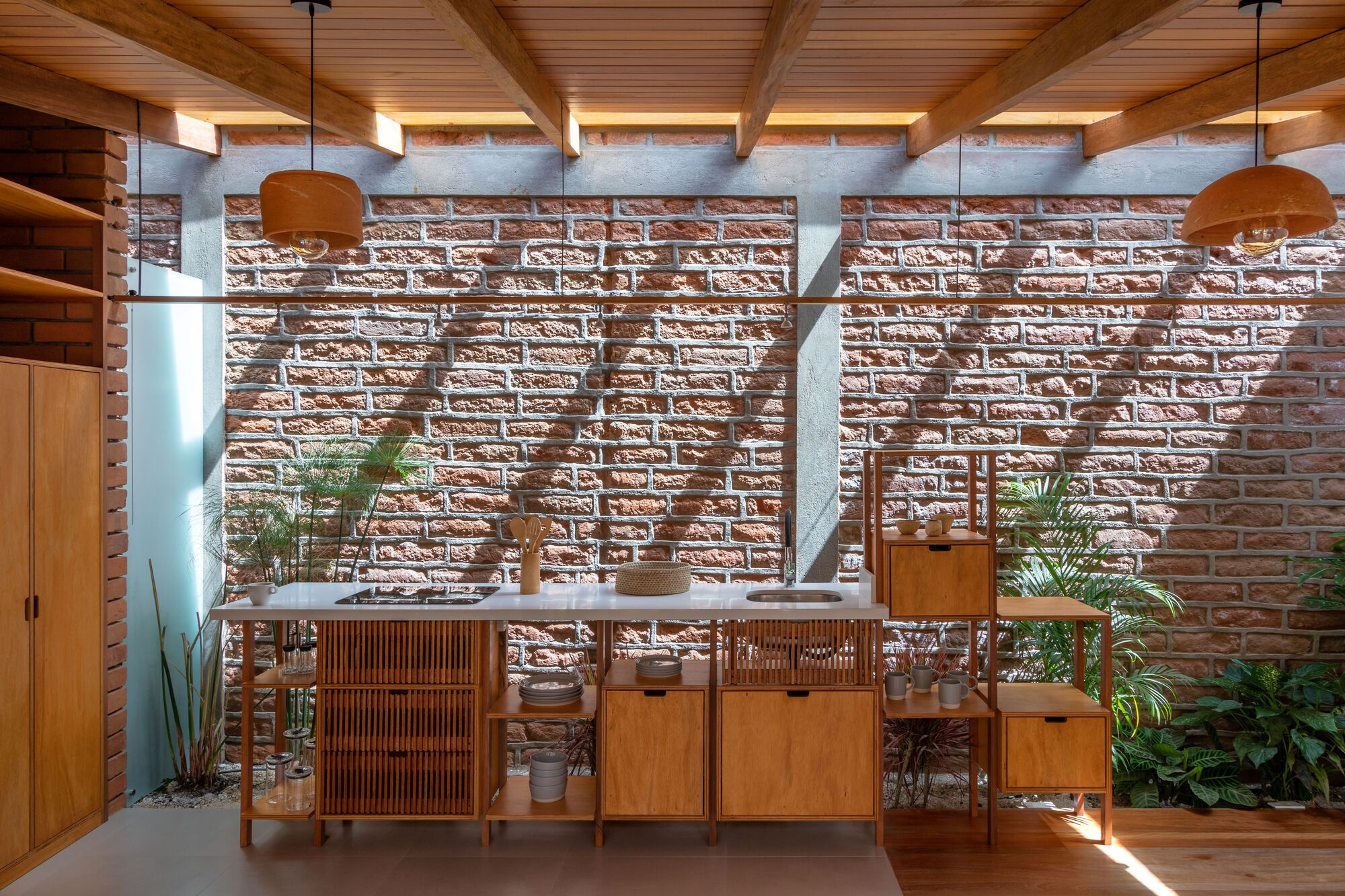 Gallery of Media Agua House Refurbishment / El Sindicato Arquitectura - 3