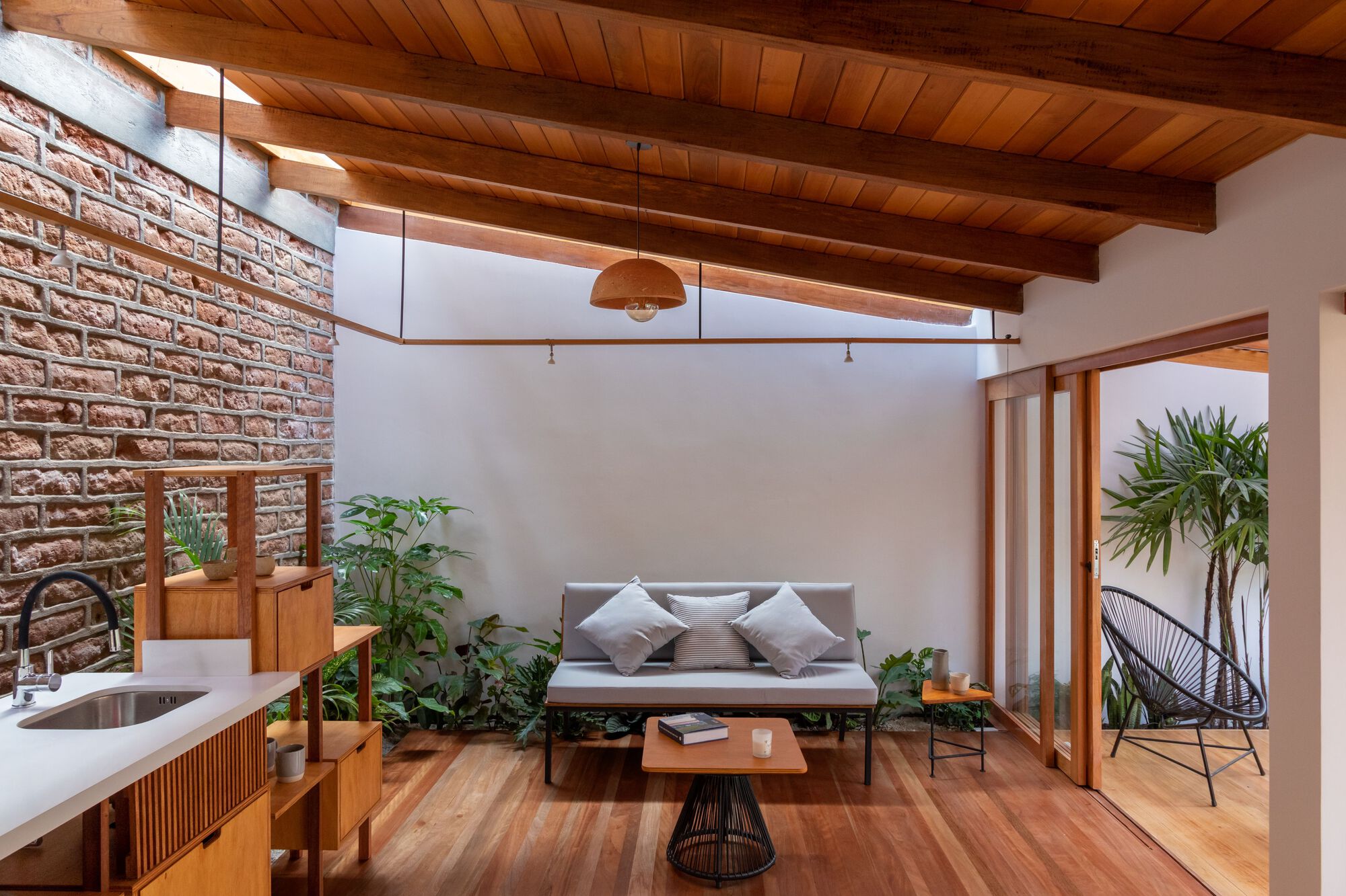 Gallery of Media Agua House Refurbishment / El Sindicato Arquitectura - 9