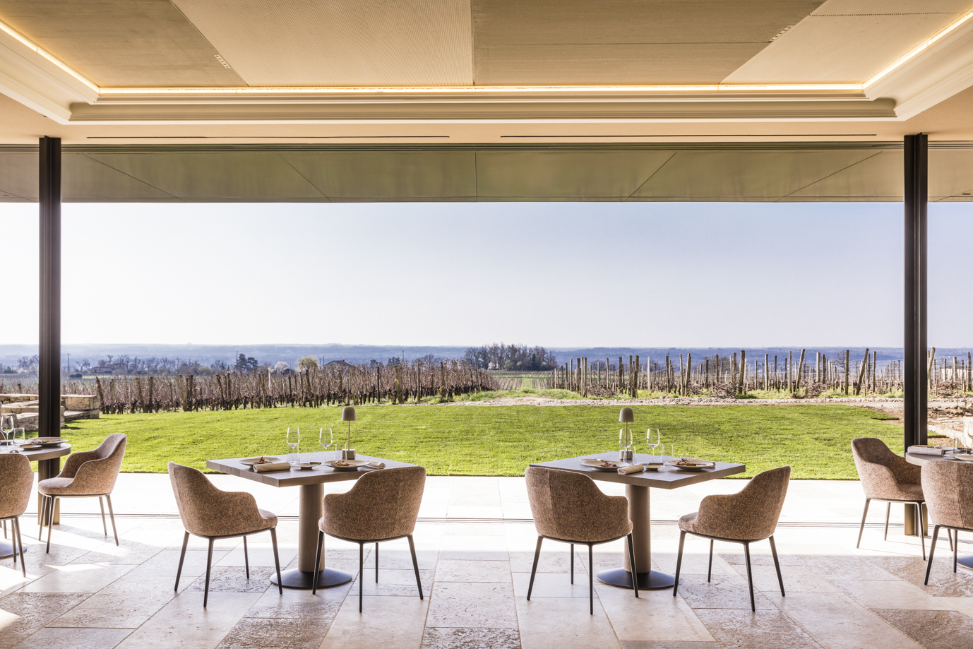 Gallery of A Selection of Window Systems in Four Restaurant Projects - 10