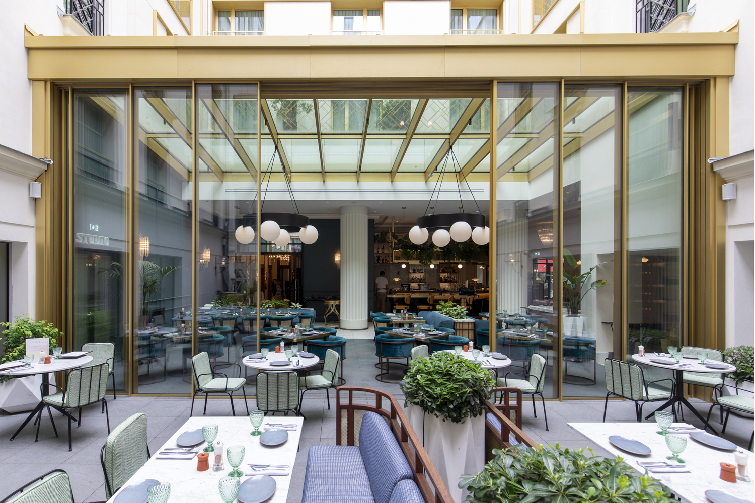 Gallery of A Selection of Window Systems in Four Restaurant Projects - 2