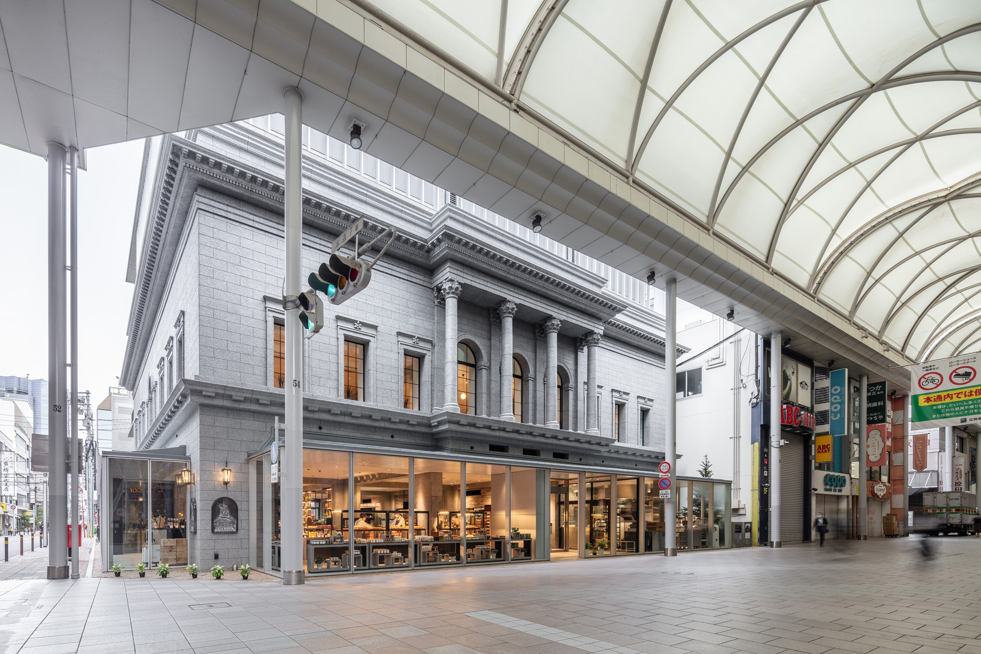 Gallery of Hiroshima Andersen Commercial Building / TAISEI DESIGN ...