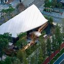 Timber-Roofed Restaurant / BEHIVE Architects | ArchDaily