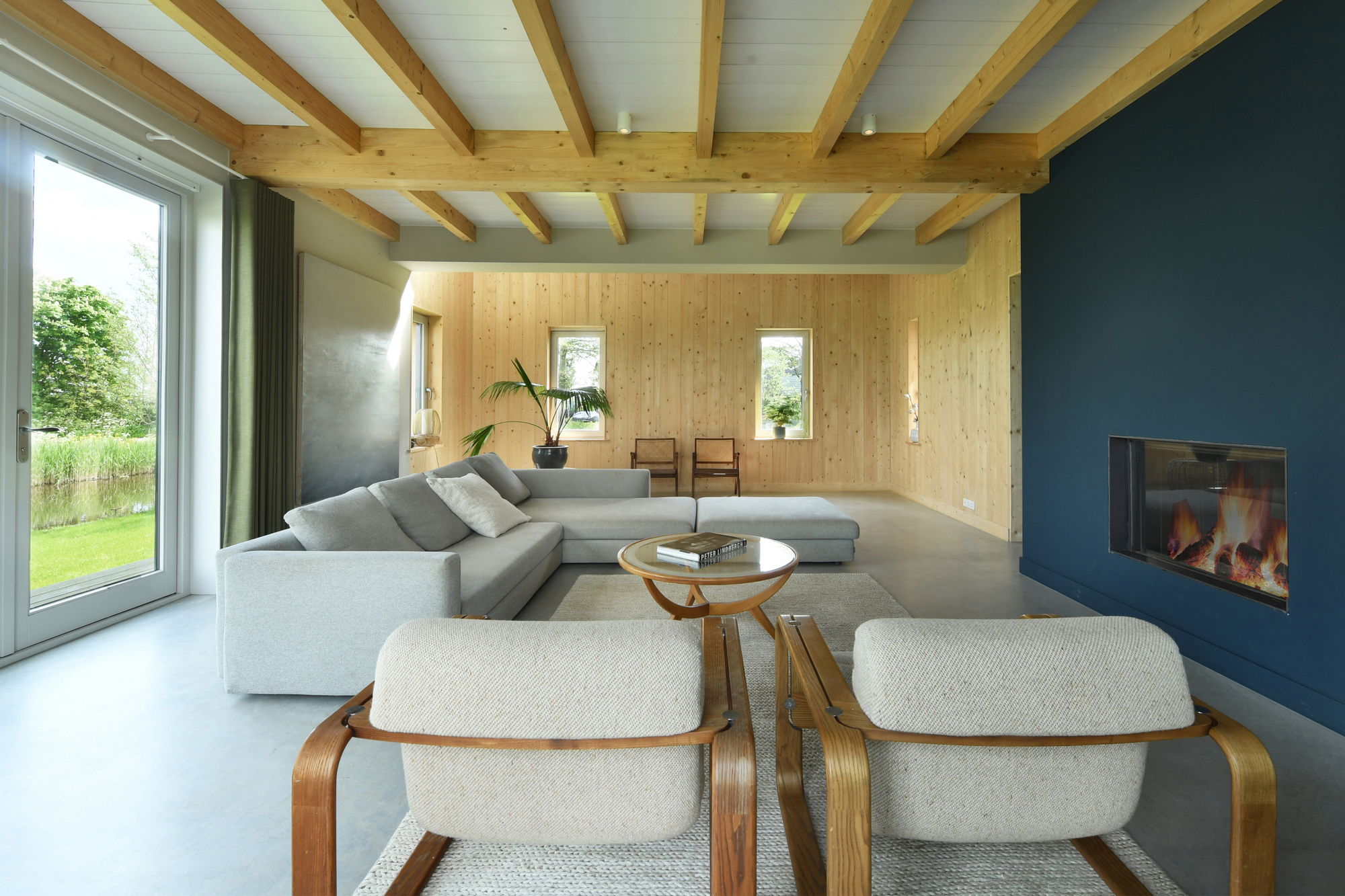 Gallery of Wooden House with Facade of Reclaimed Wood / HOYT ...