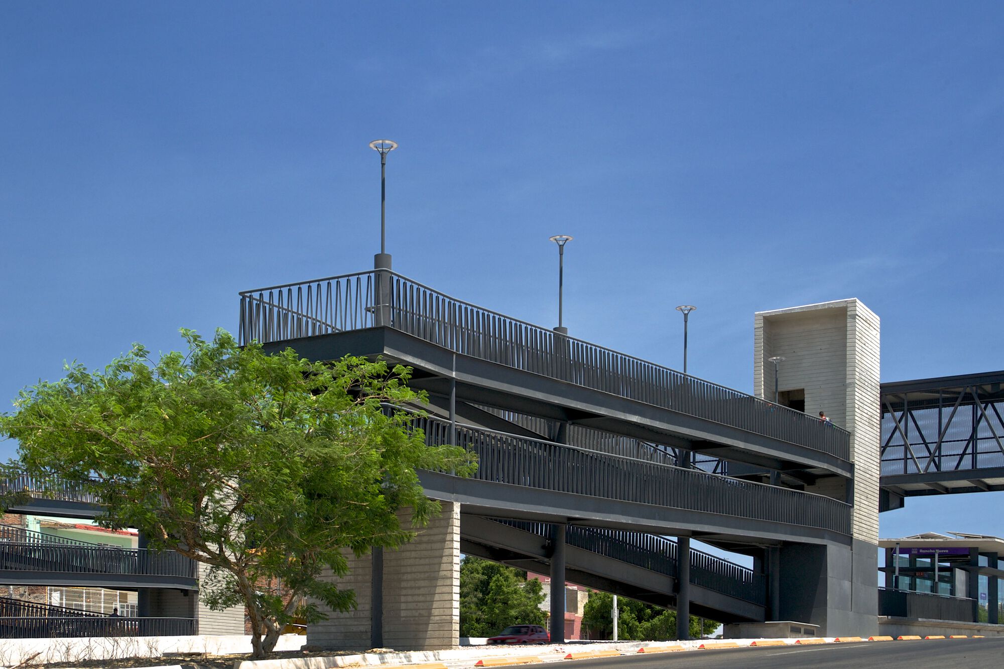Galería de Mi Macro periférico / Agraz Arquitectos + Echauri Morales ...