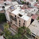 Luna 1807 Building / Roldán Arquitectos | ArchDaily