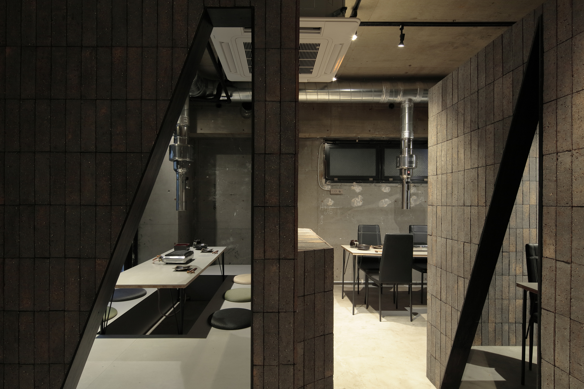 Gallery of bonbori Restaurant / Yasuhisa Makino Architect & Associates - 11