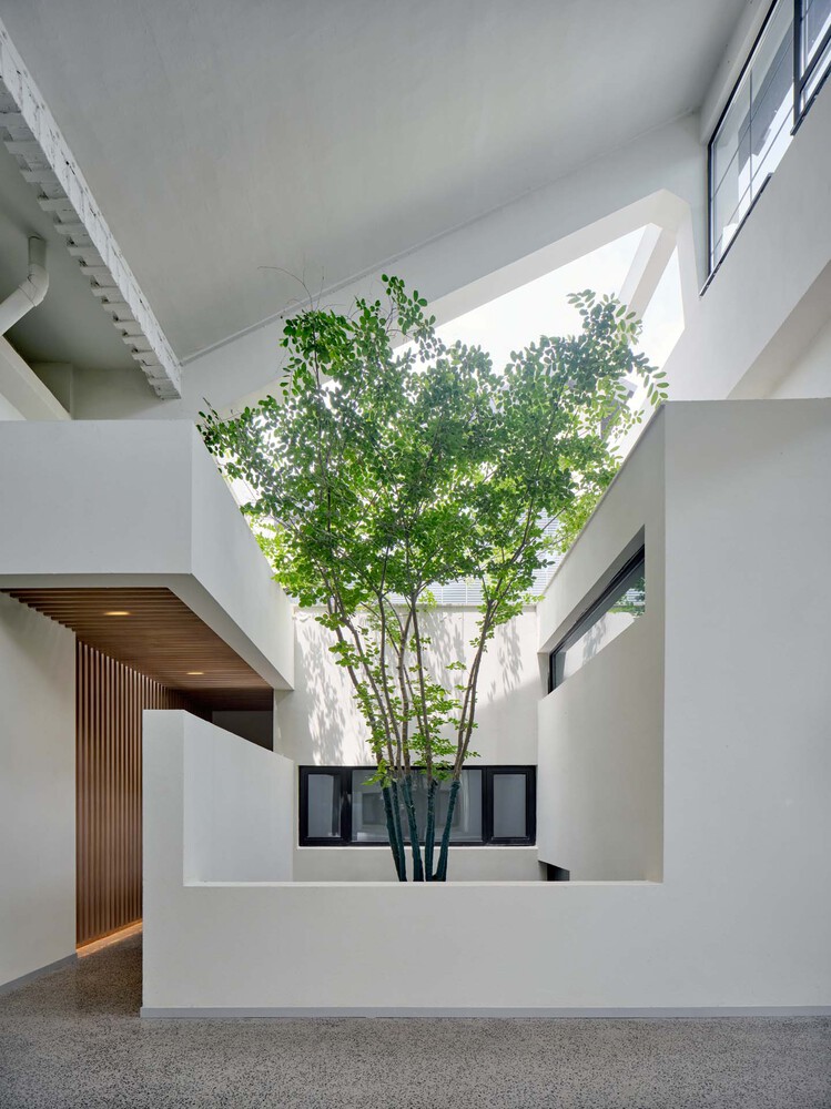 Gallery of The Transformation of the Former Qianshao Weaving Factory ...