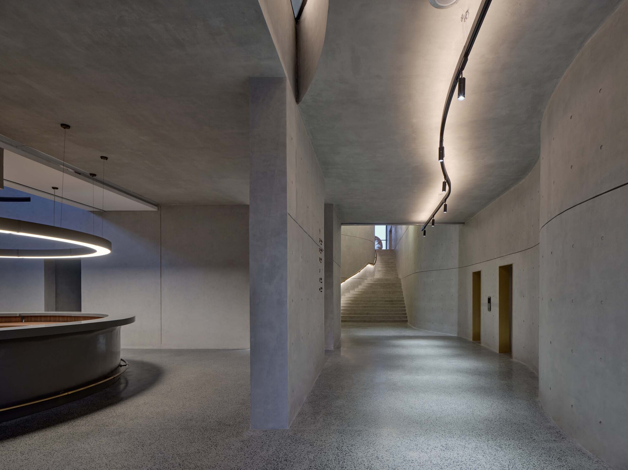 Gallery of The Transformation of the Former Qianshao Weaving Factory ...