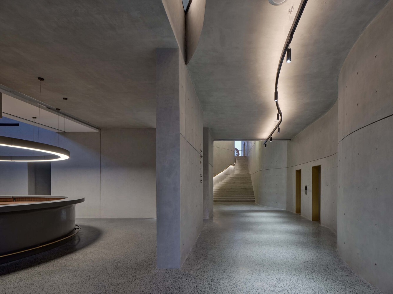 Gallery of The Transformation of the Former Qianshao Weaving Factory ...