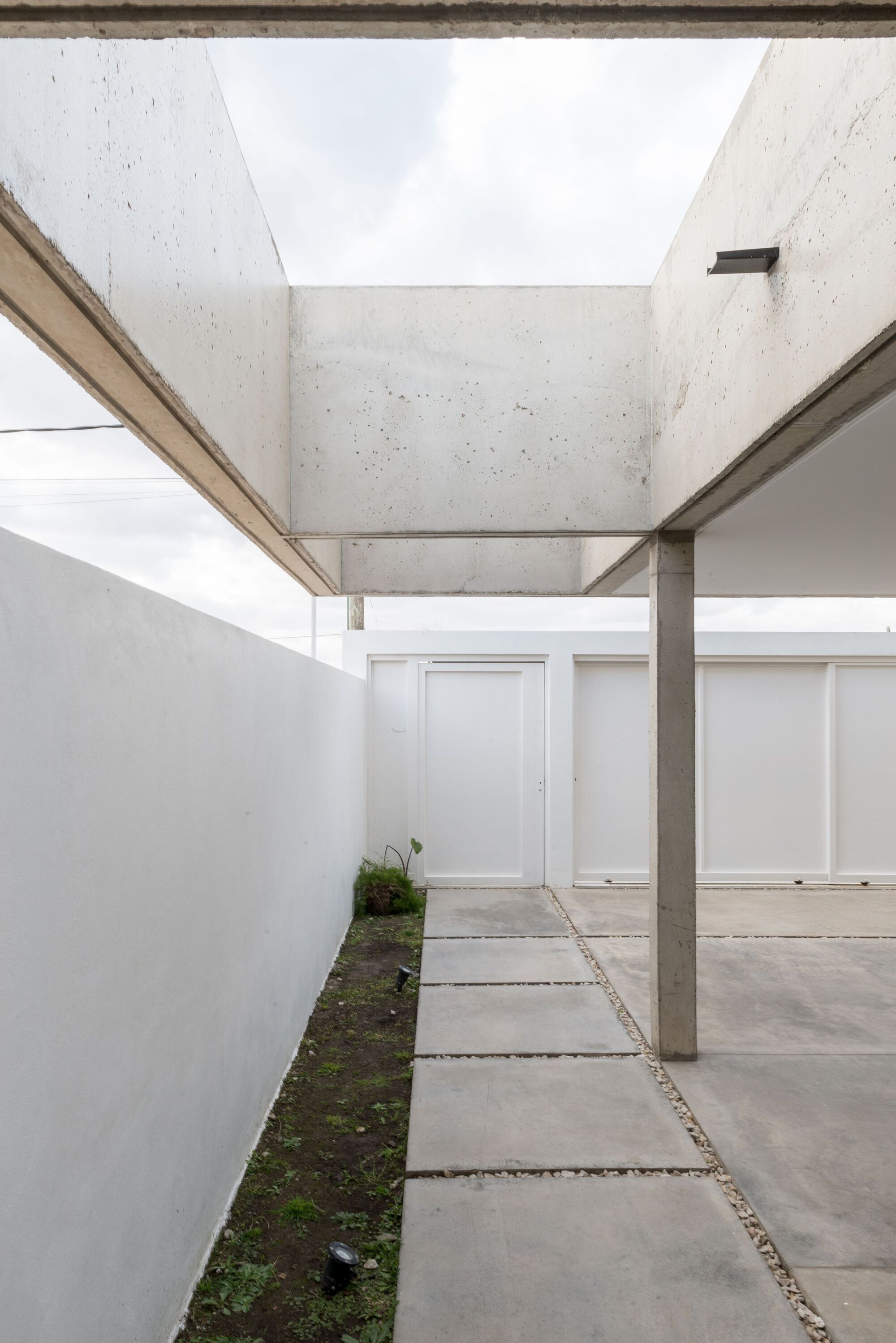 Gallery of HH House / BILBAO | LOPEZ - 21
