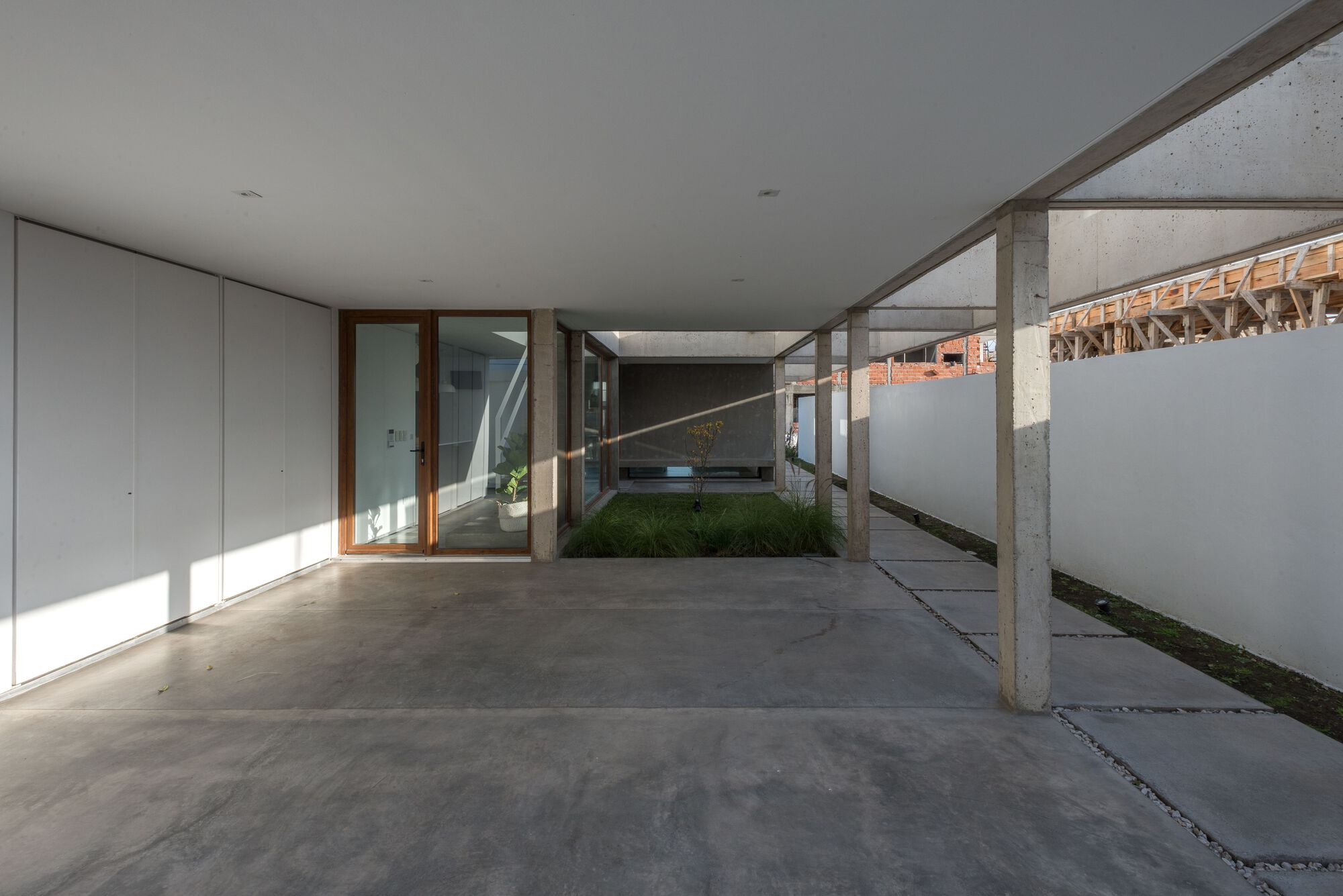 Gallery of HH House / BILBAO | LOPEZ - 6