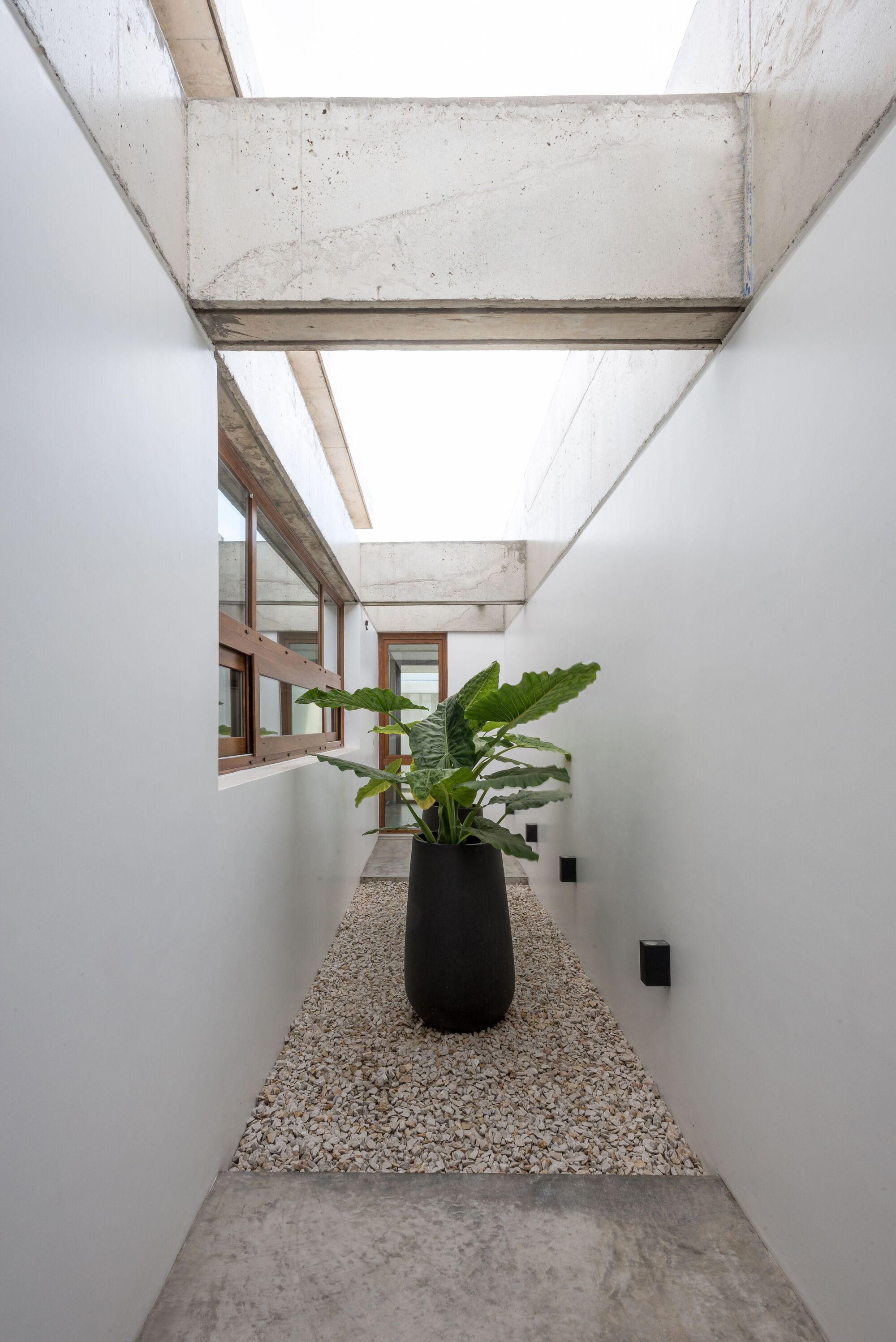 Gallery of HH House / BILBAO | LOPEZ - 9