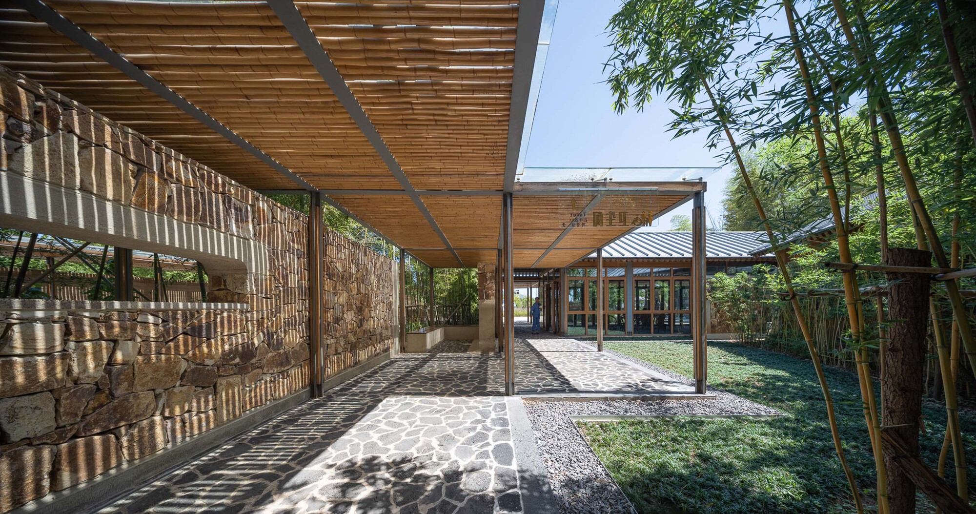 Gallery of The Tourist Service Station of Tangshan Ape Man Cave / AESEU ...