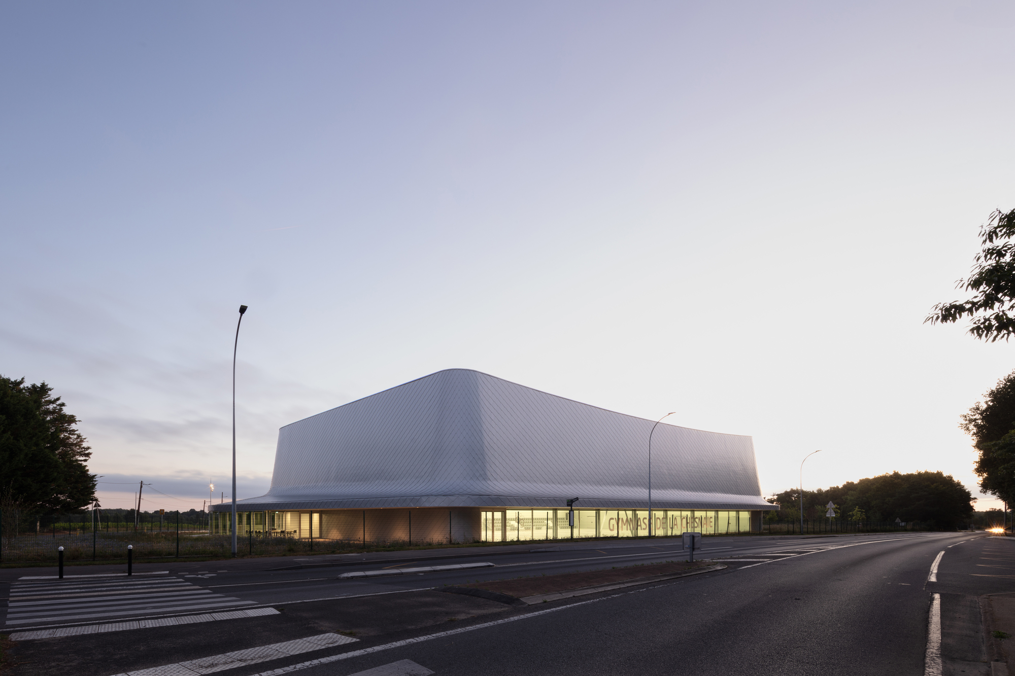 Gallery of La Chesnaie Gymnasium / Bohuon Bertic Architectes - 3