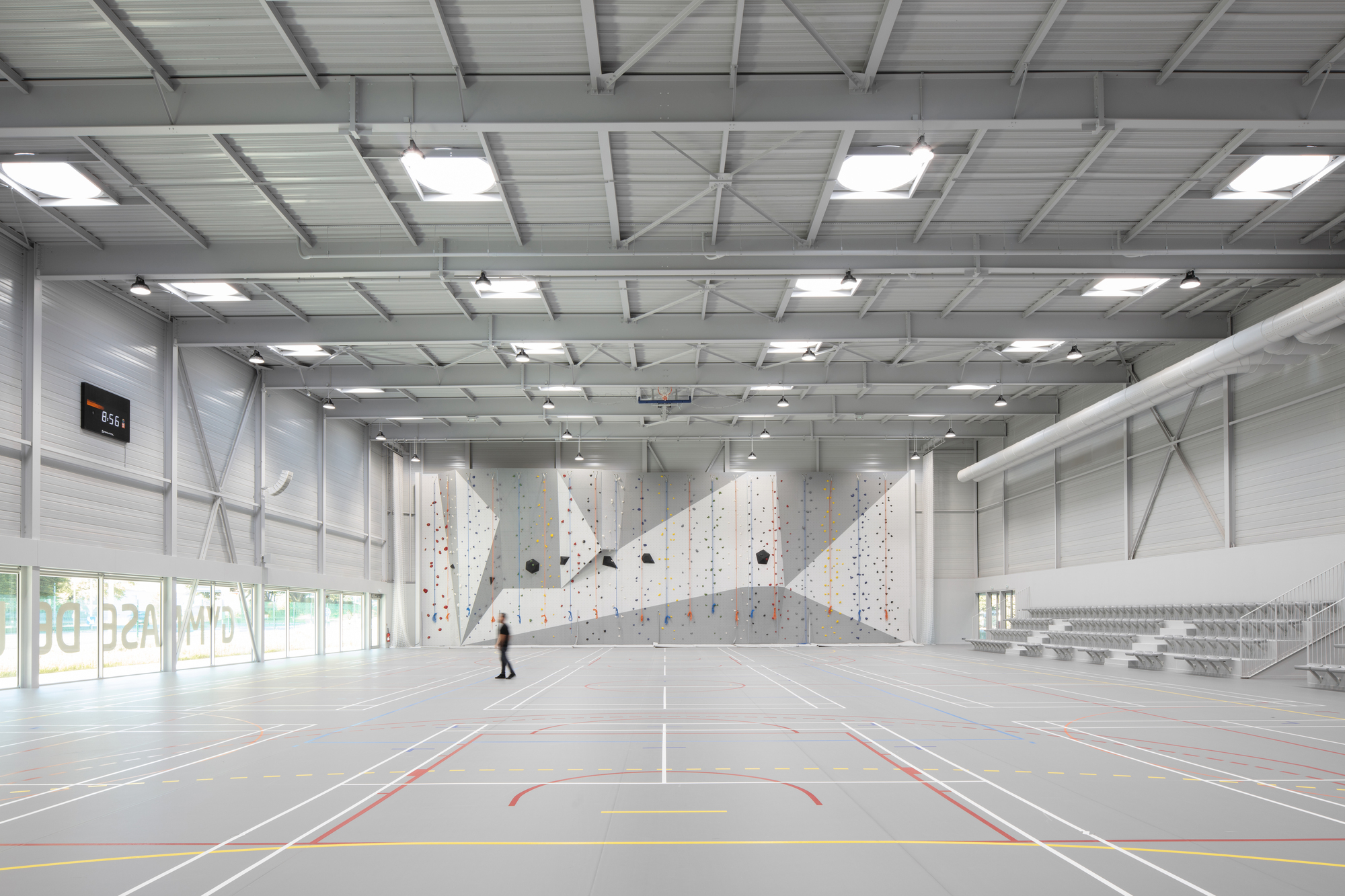 Gallery of La Chesnaie Gymnasium / Bohuon Bertic Architectes - 16
