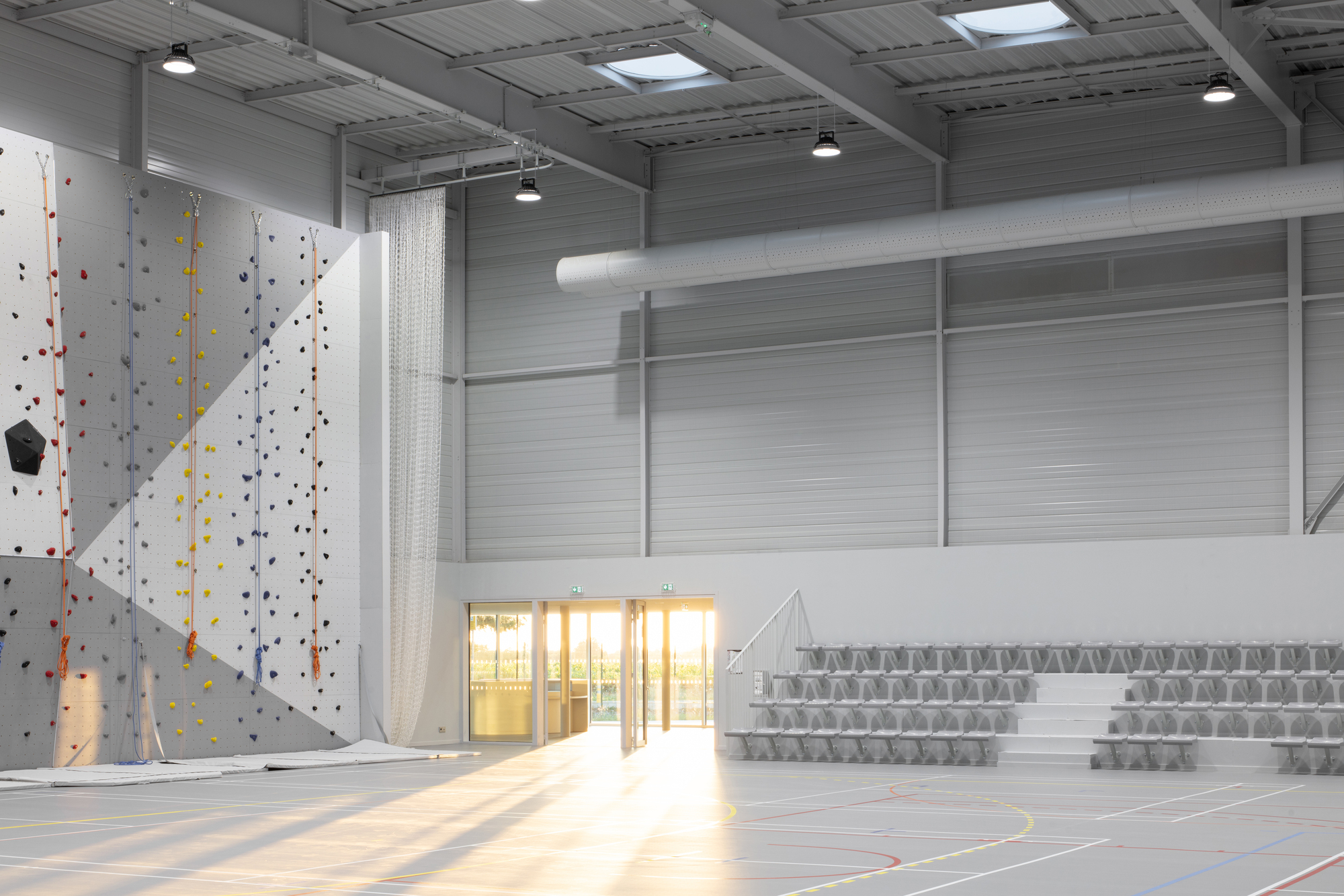 Gallery of La Chesnaie Gymnasium / Bohuon Bertic Architectes - 18