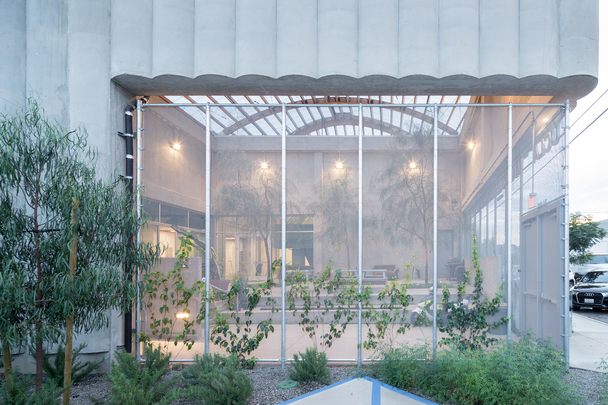 Gallery of UCLA Margo Leavin Graduate Art Studios / Johnston Marklee - 2