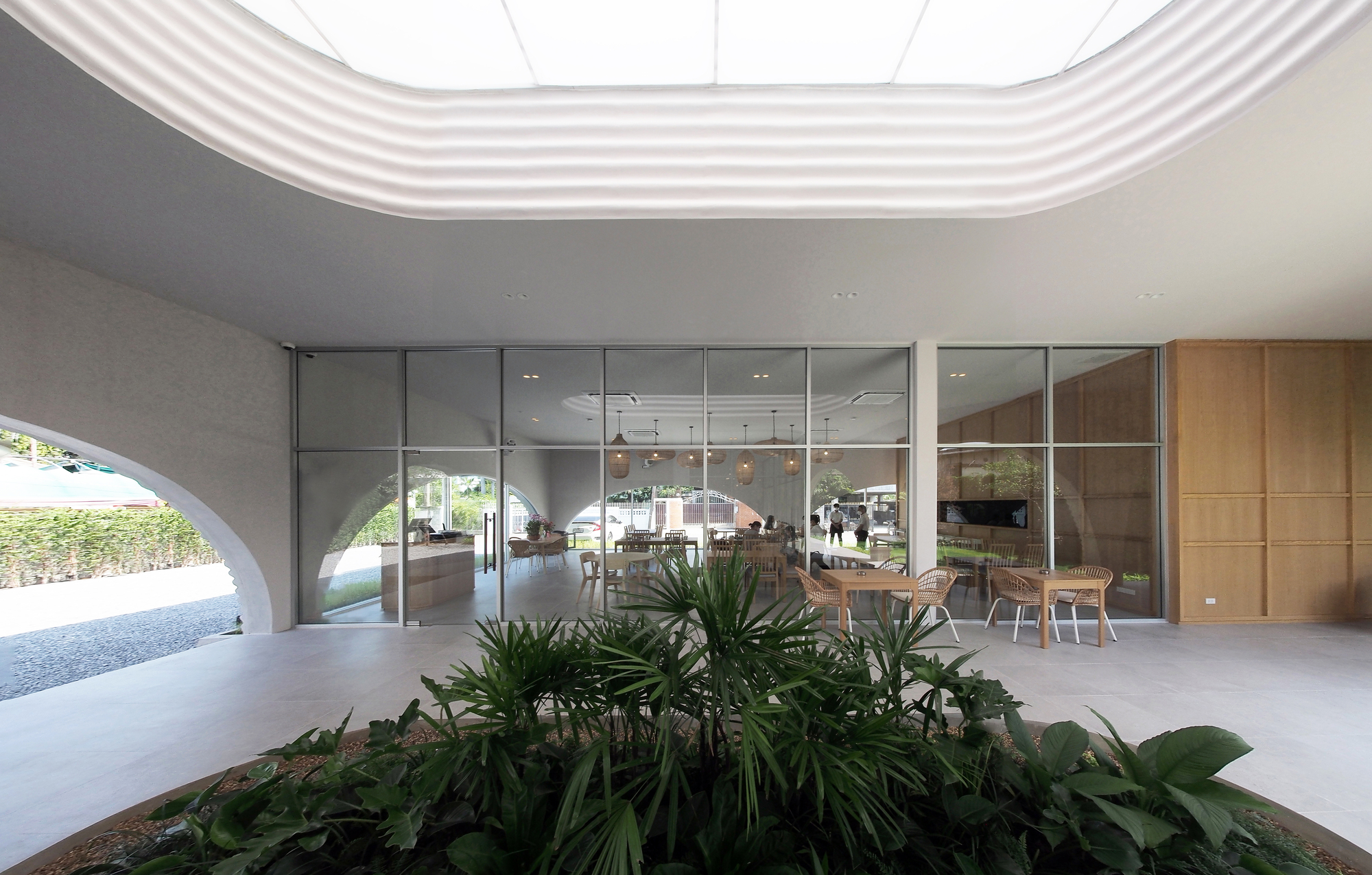 Gallery of Khao Niao Restaurant + Onda Cafe / ASWA - 23