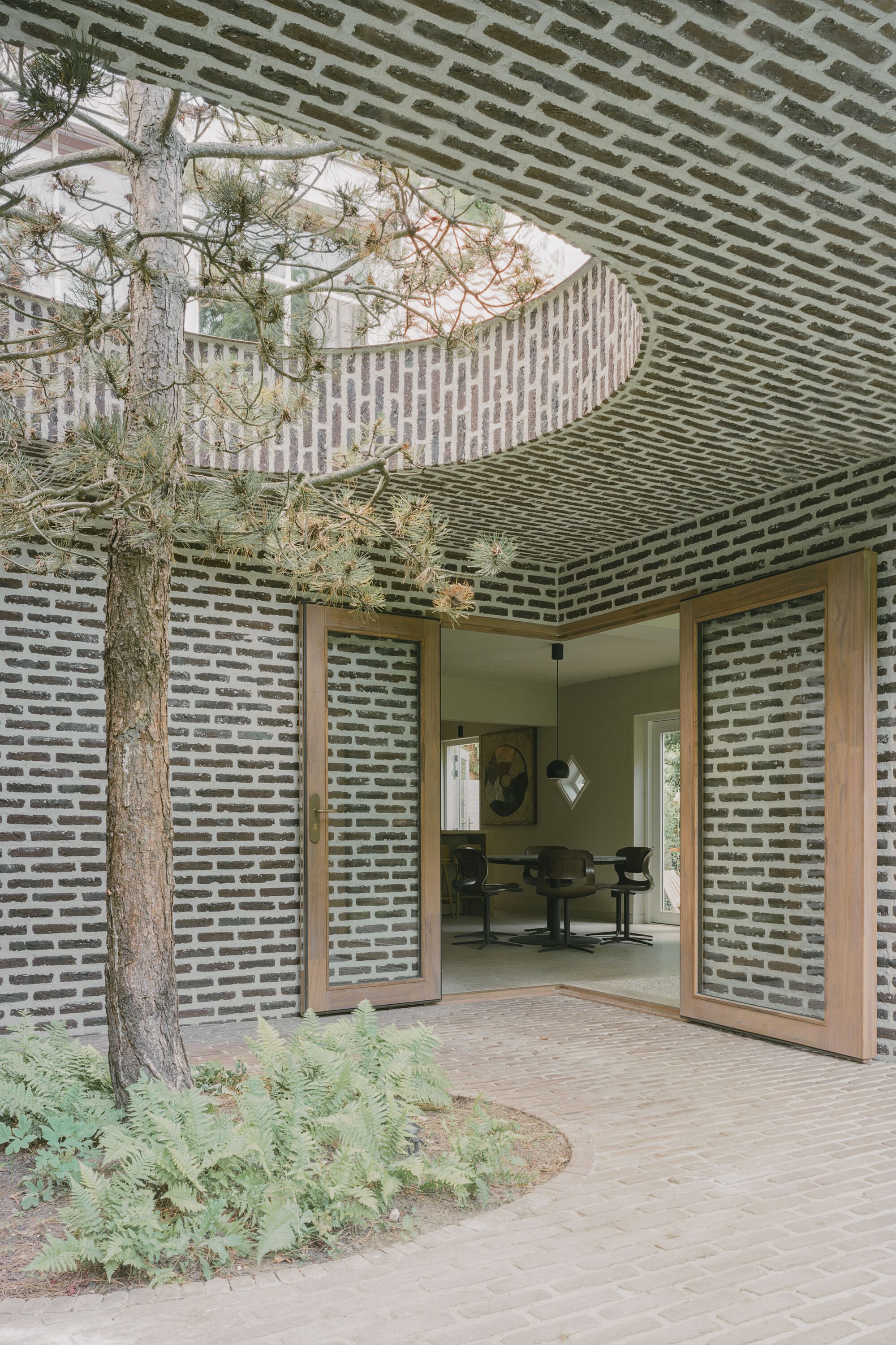 Gallery of BD House / Space Encounters + Studio Vincent Architecture - 10