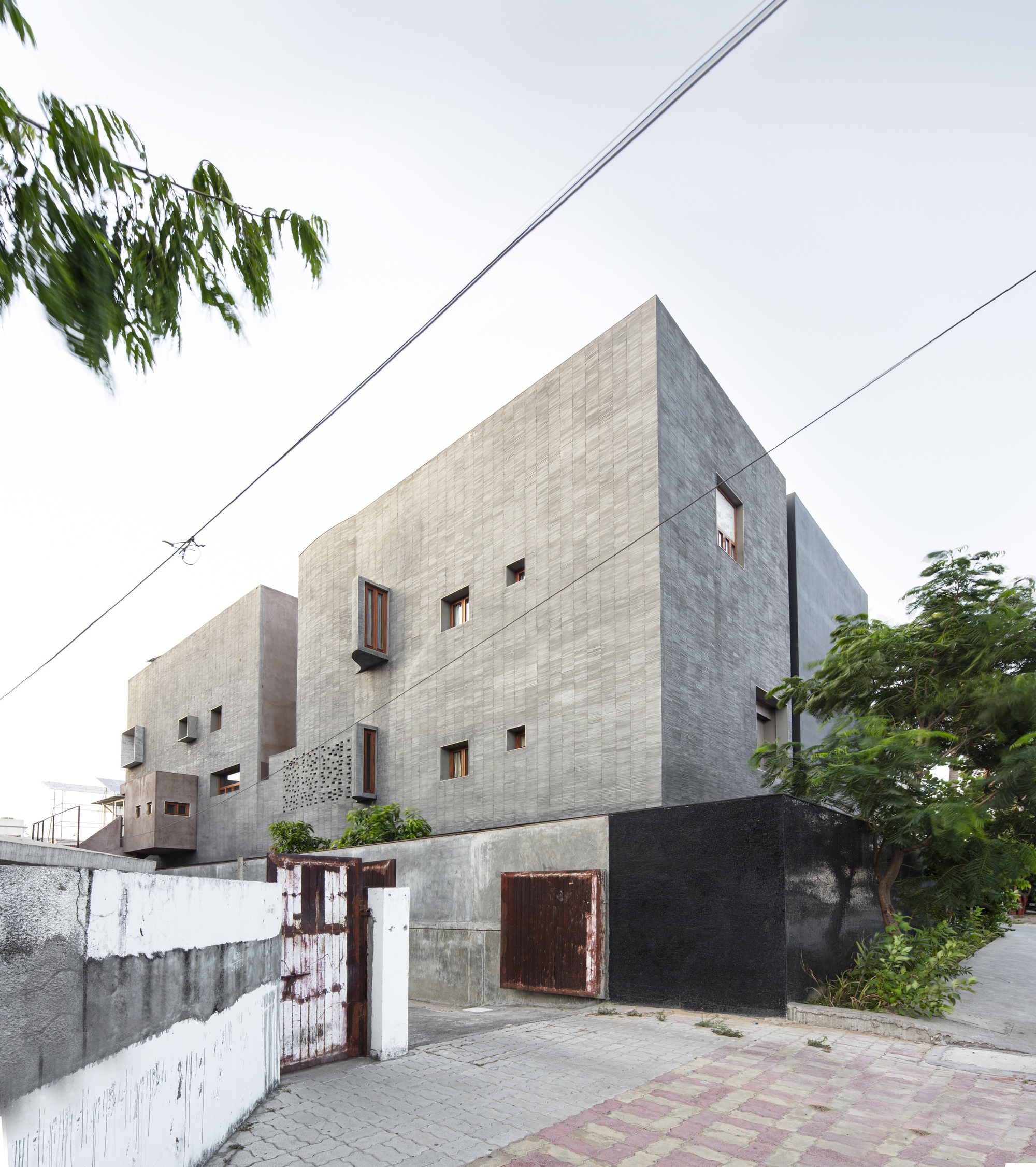 Gallery of Cool House / Samira Rathod Design Atelier - 9