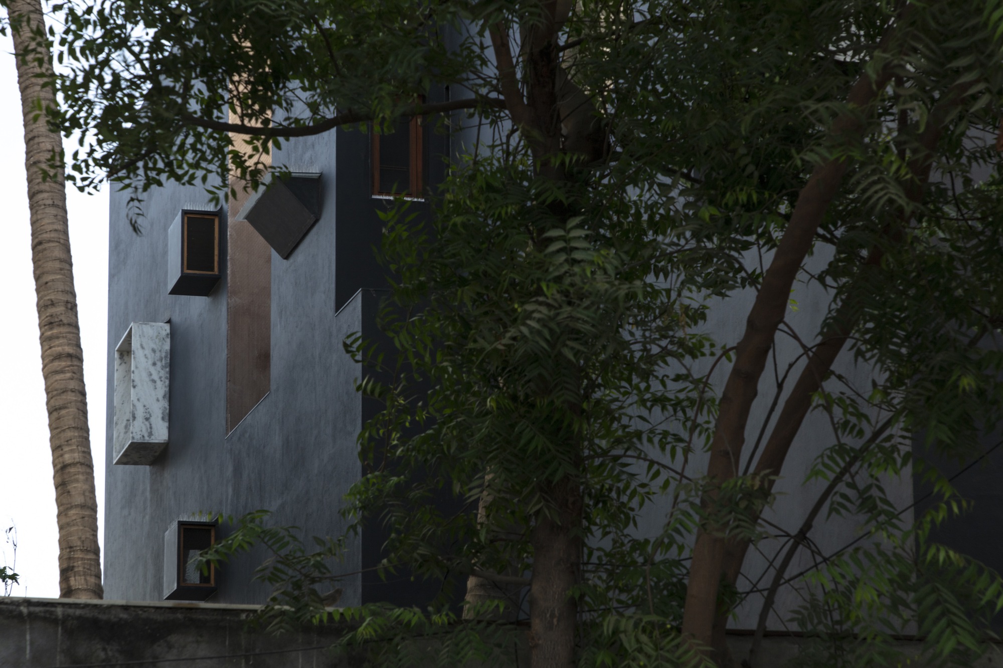 Gallery of Cool House / Samira Rathod Design Atelier - 38