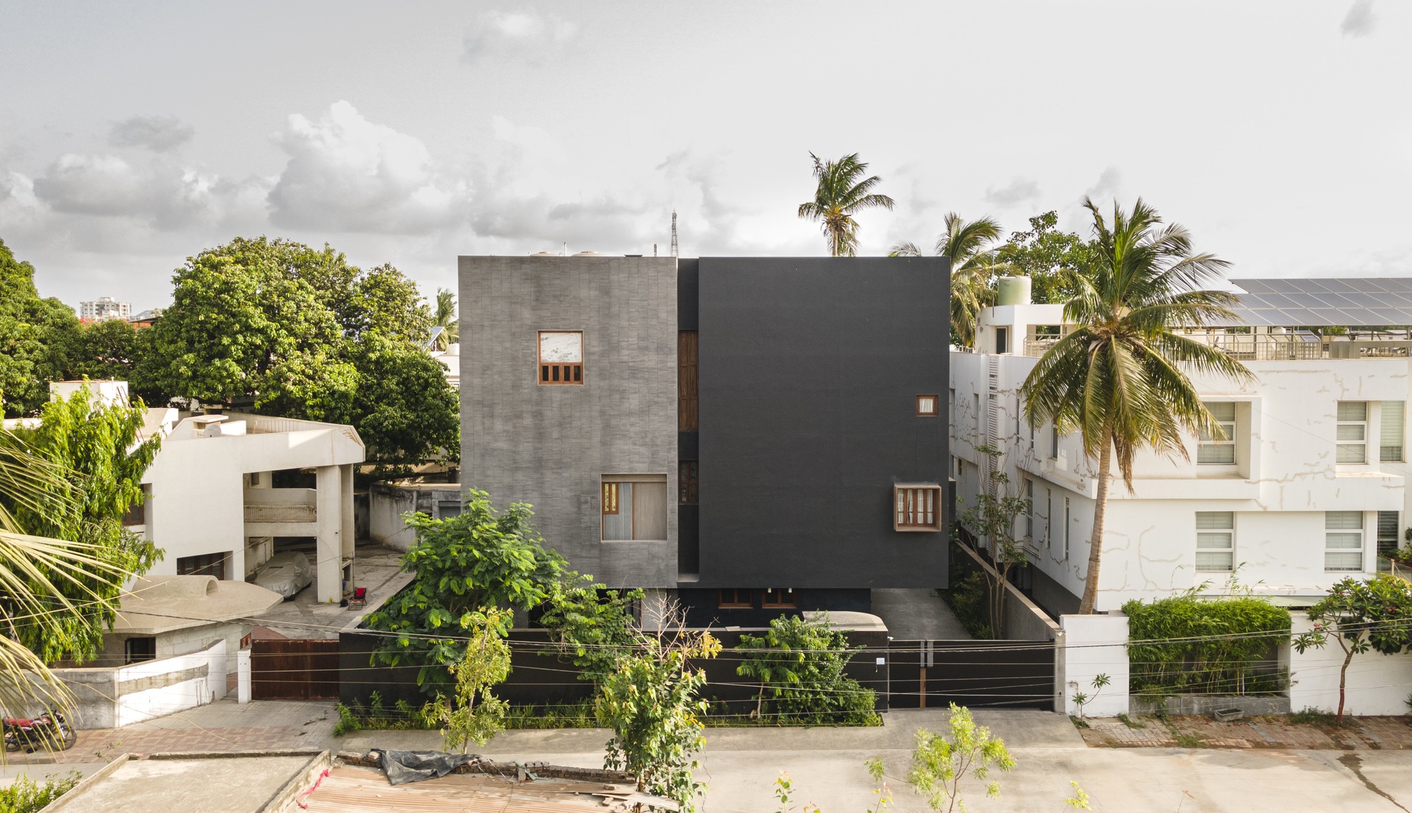 Gallery of Cool House / Samira Rathod Design Atelier - 6