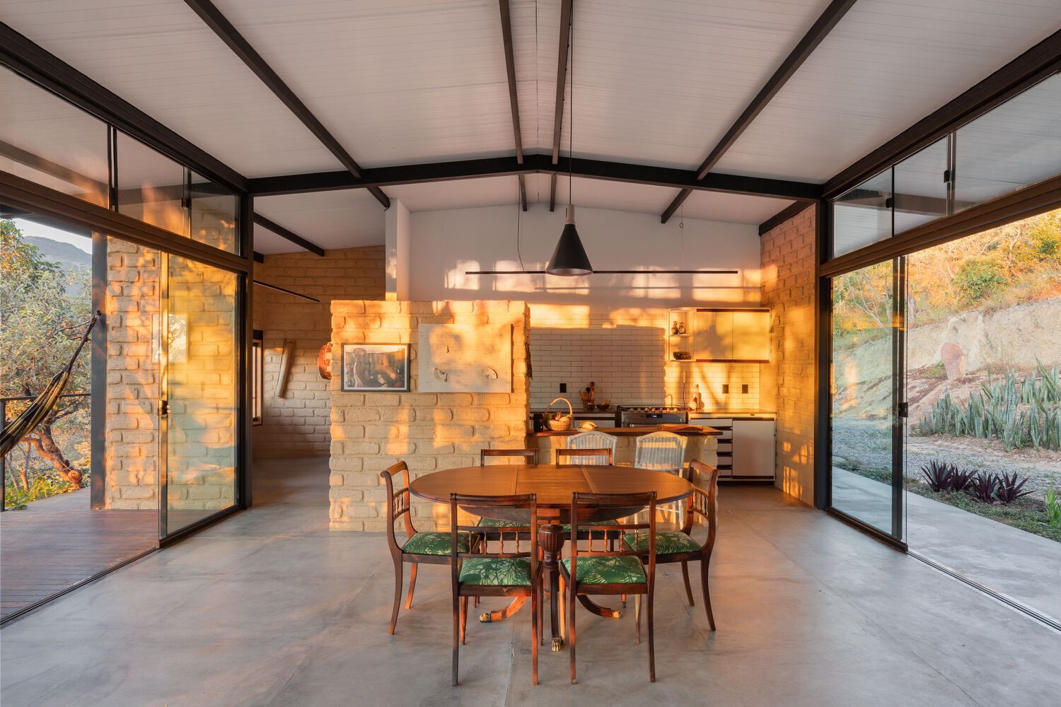 Gallery of From Frameless to Pivot: 20 Types of Windows for ...