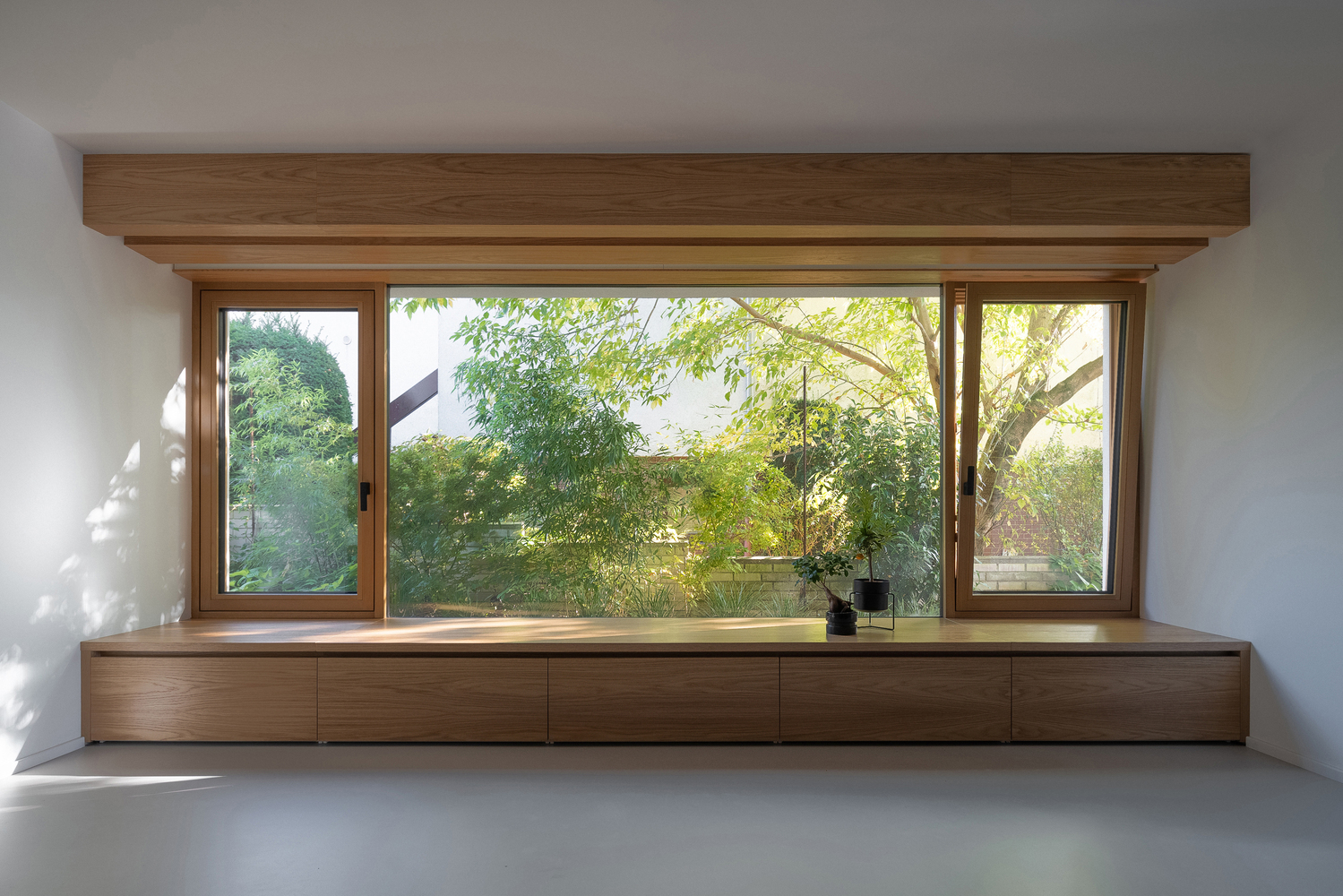 Gallery of From Frameless to Pivot: 20 Types of Windows for ...