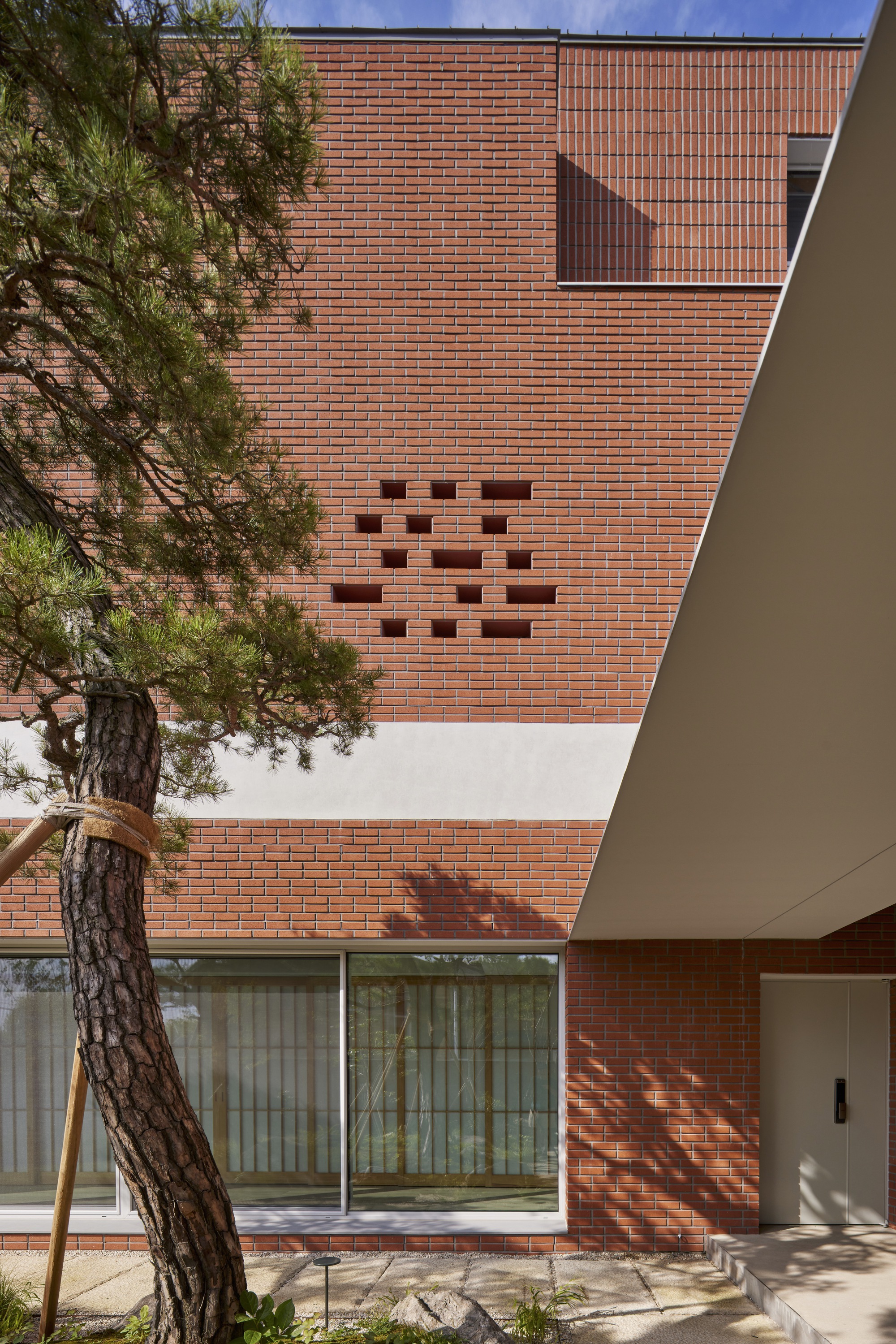 Gallery of Jeokhoje House / NOMAL - 9