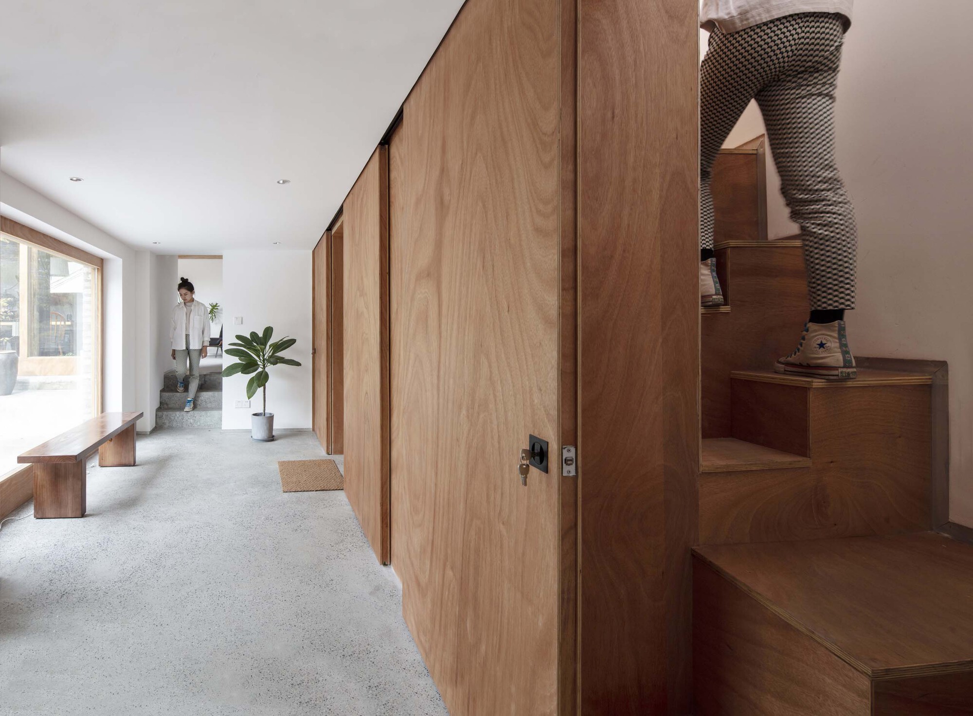 Gallery of House over the wall / Chaoffice - 21